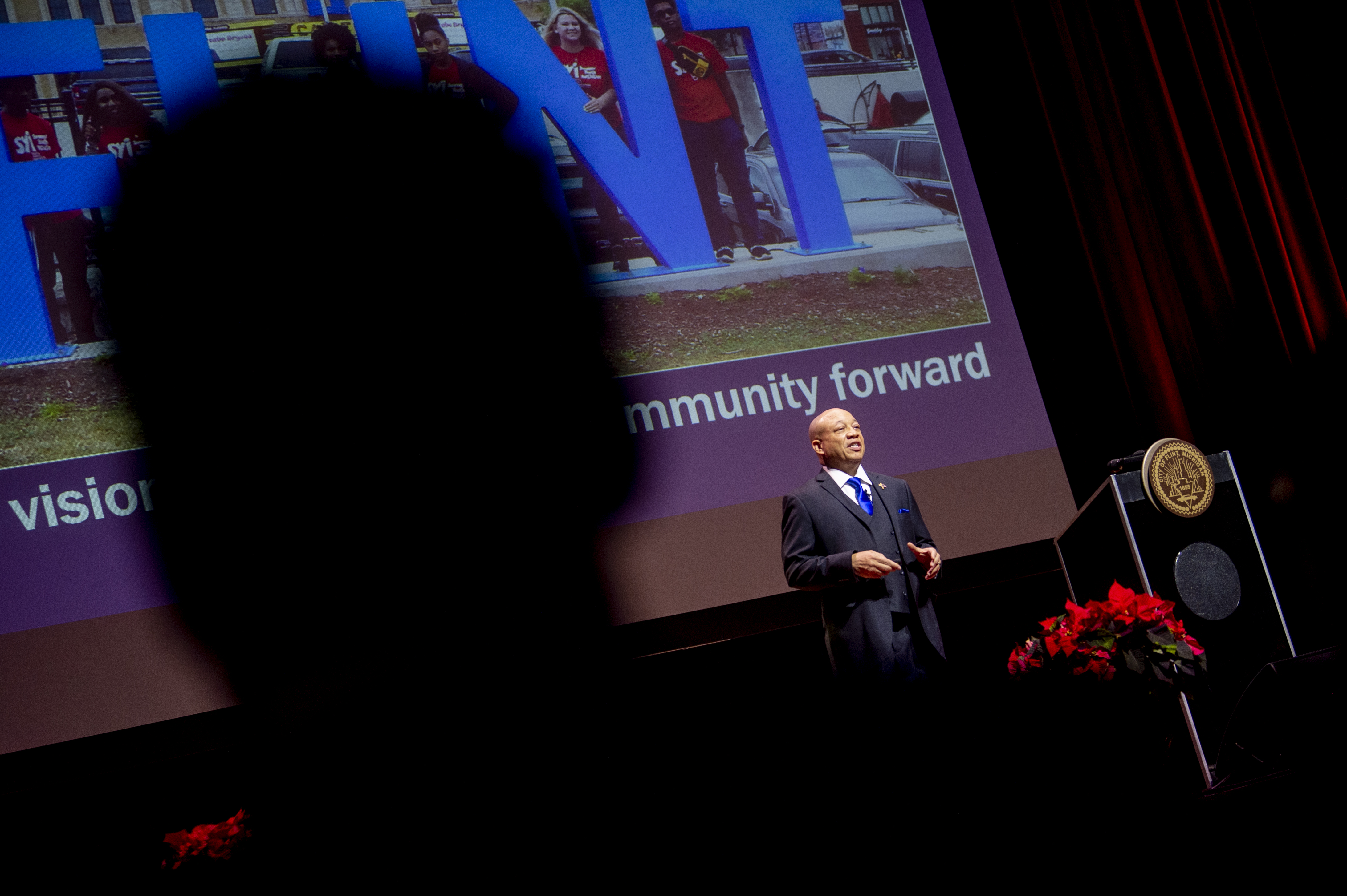 Flint Mayor Sheldon Neeley delivers 2022 State of the City address ...