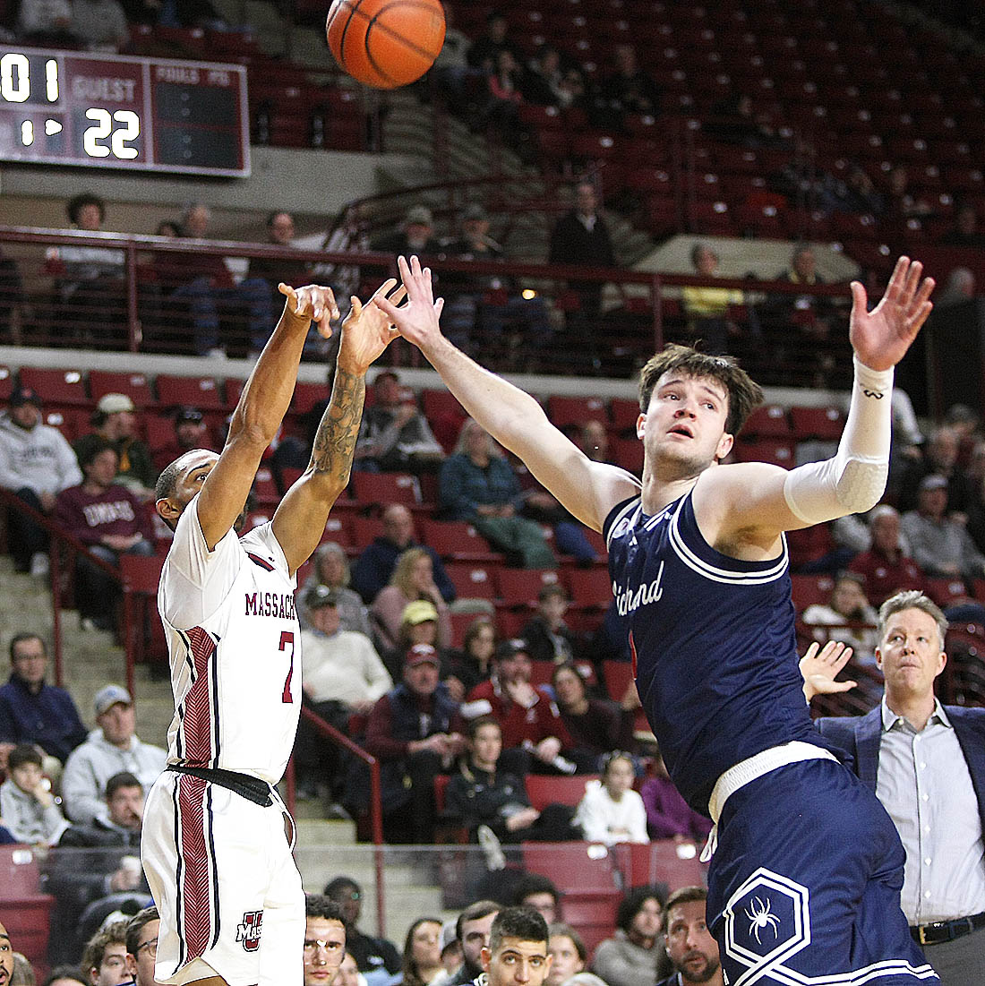 UMass Men's Basketball vs Richmond 1/4/25 - masslive.com