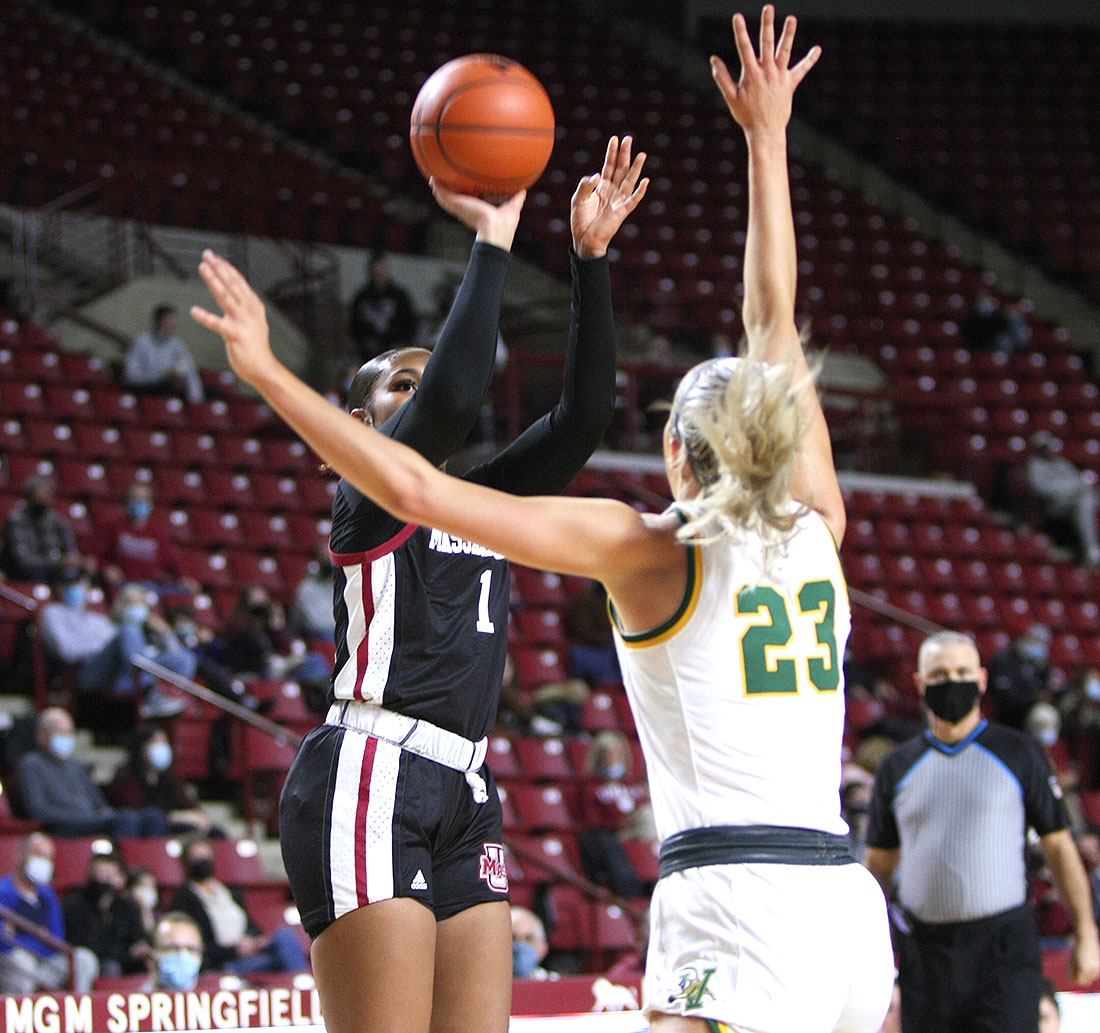 UMass Women's Basketball vs Vermont 12/19/21 - masslive.com