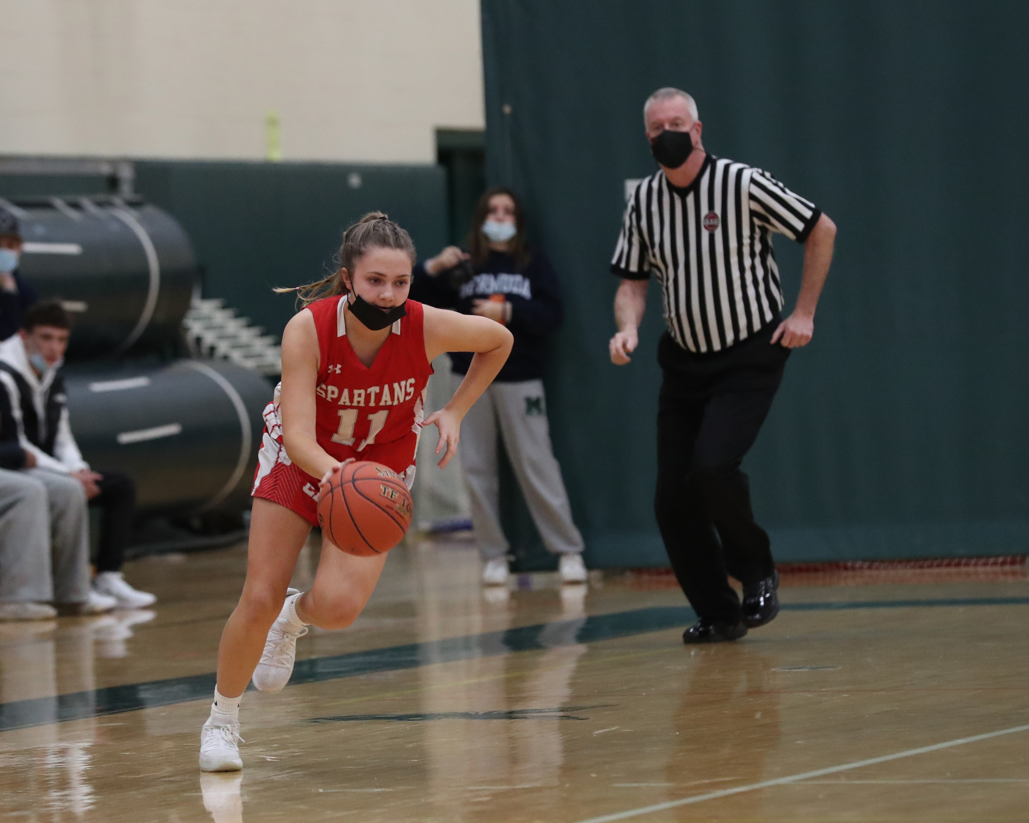 East Longmeadow vs Minnechaug Girls Basketball - masslive.com