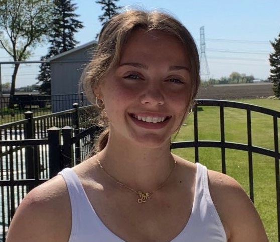 Molly Weeks's Instagram, Twitter & Facebook on IDCrawl