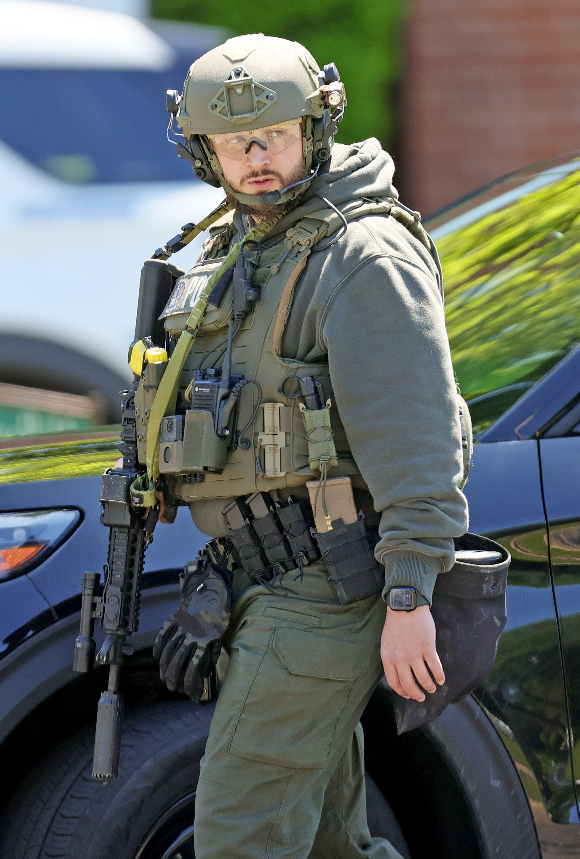 SWAT, police respond to Shaker Heights apartment complex, shots fired ...