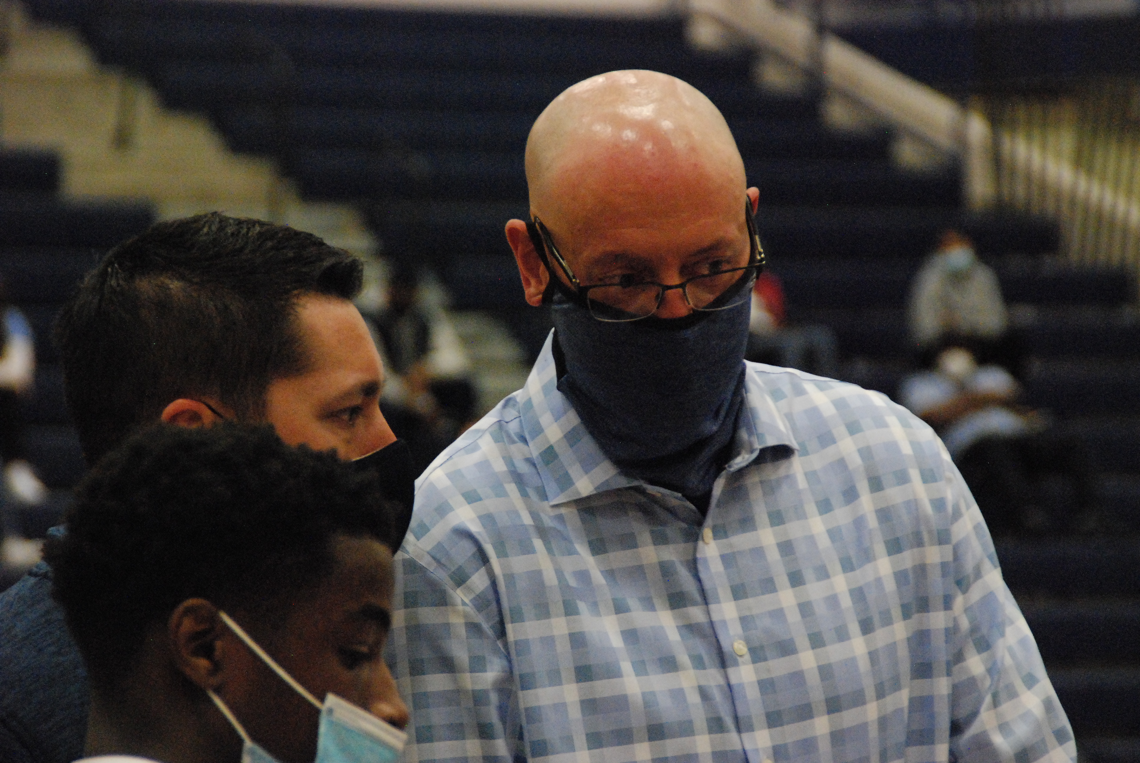 Brad Kurth guides Mona Shores' boys basketball team to 64-41 victory ...