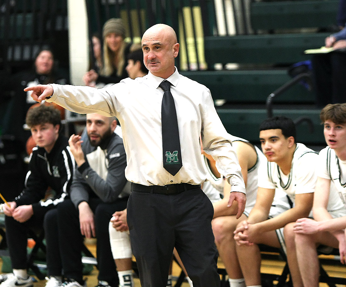 Chicopee Comp vs Minnechaug boys Basketball 1/14/25 - masslive.com