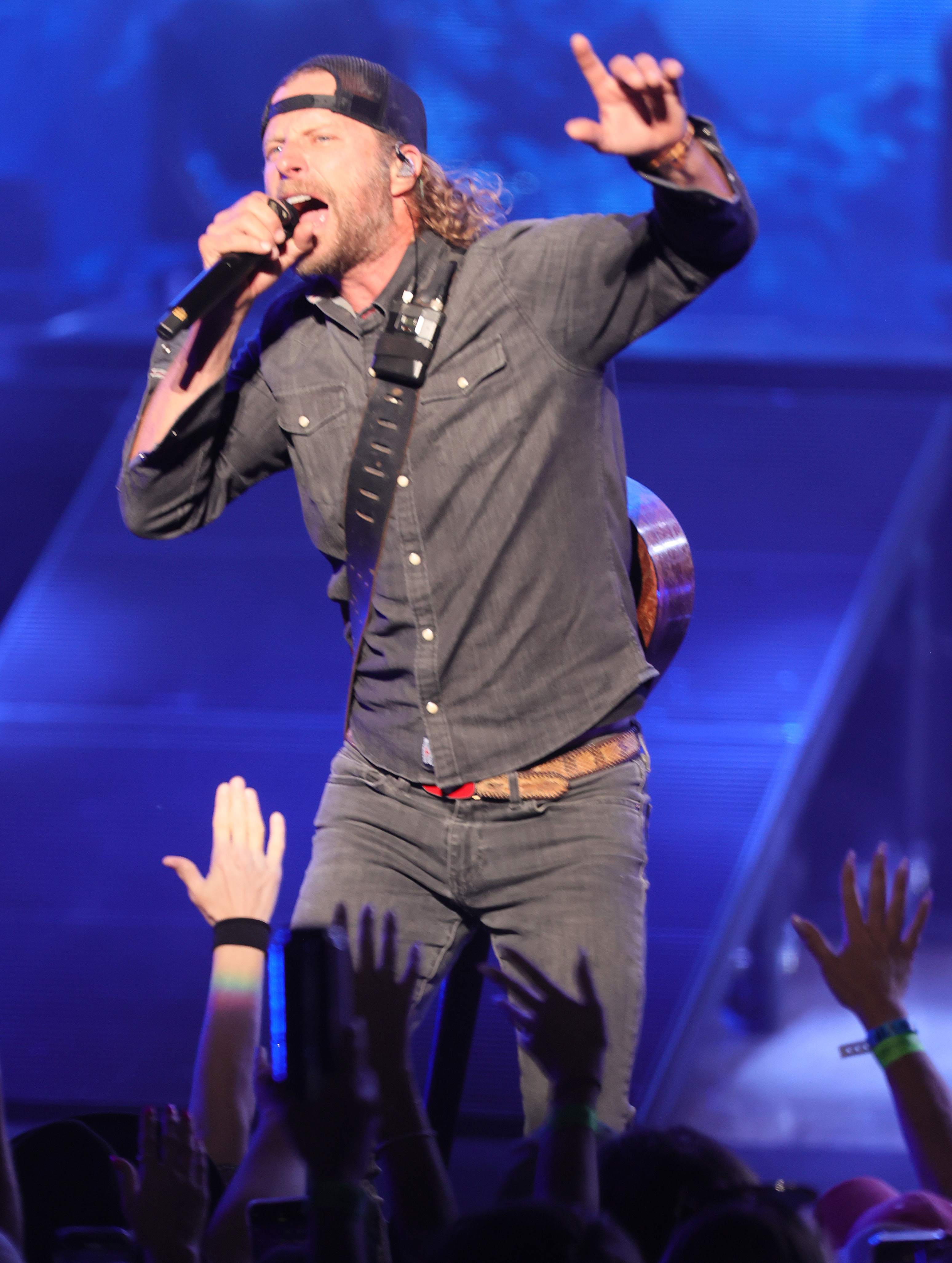 Country music singer Dierks Bentley stops at Blossom Music Center ...