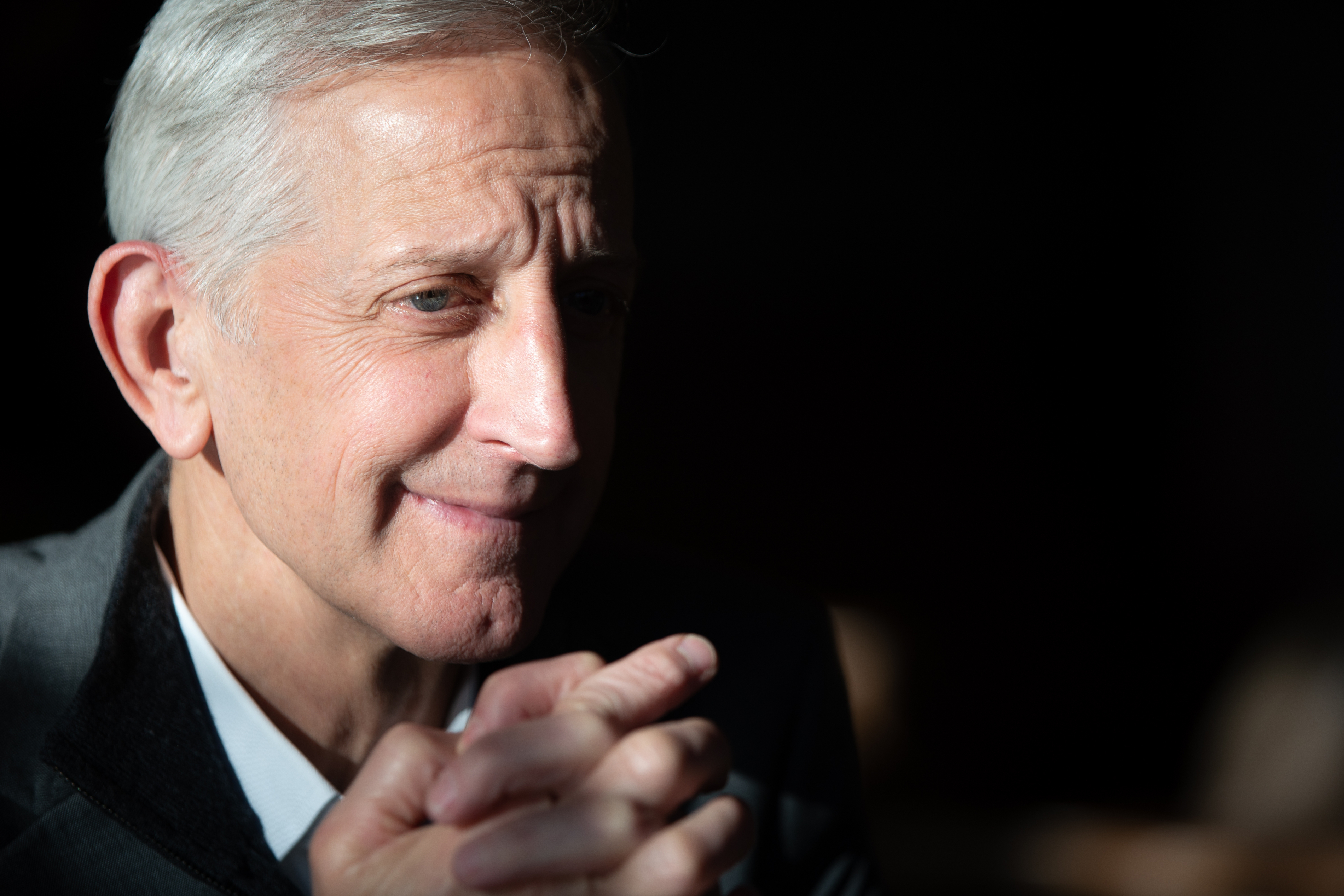 Mayor Keith Wilson at CityTeam November 2025 - oregonlive.com