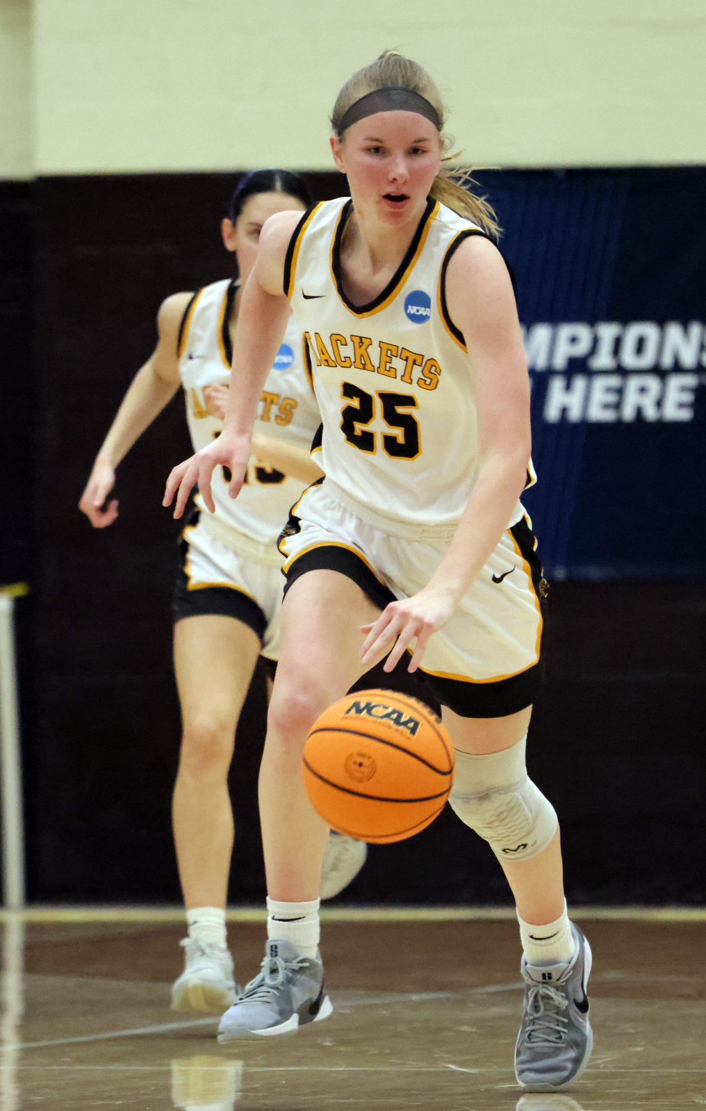 Baldwin Wallace vs. La Roche, Women's Div III basketball first round ...