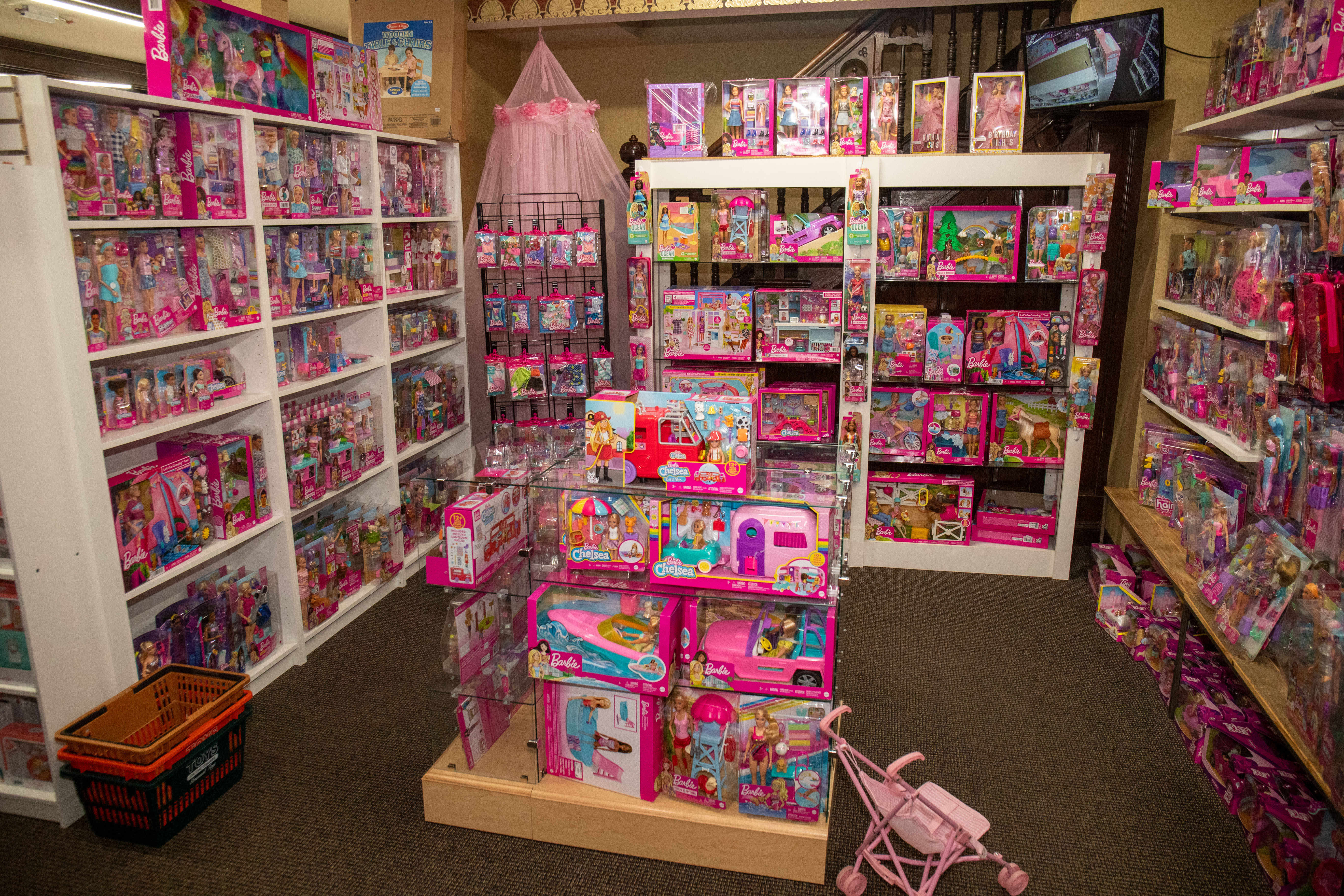 PennLive tours the new Toys on the Square store in Hummelstown ...