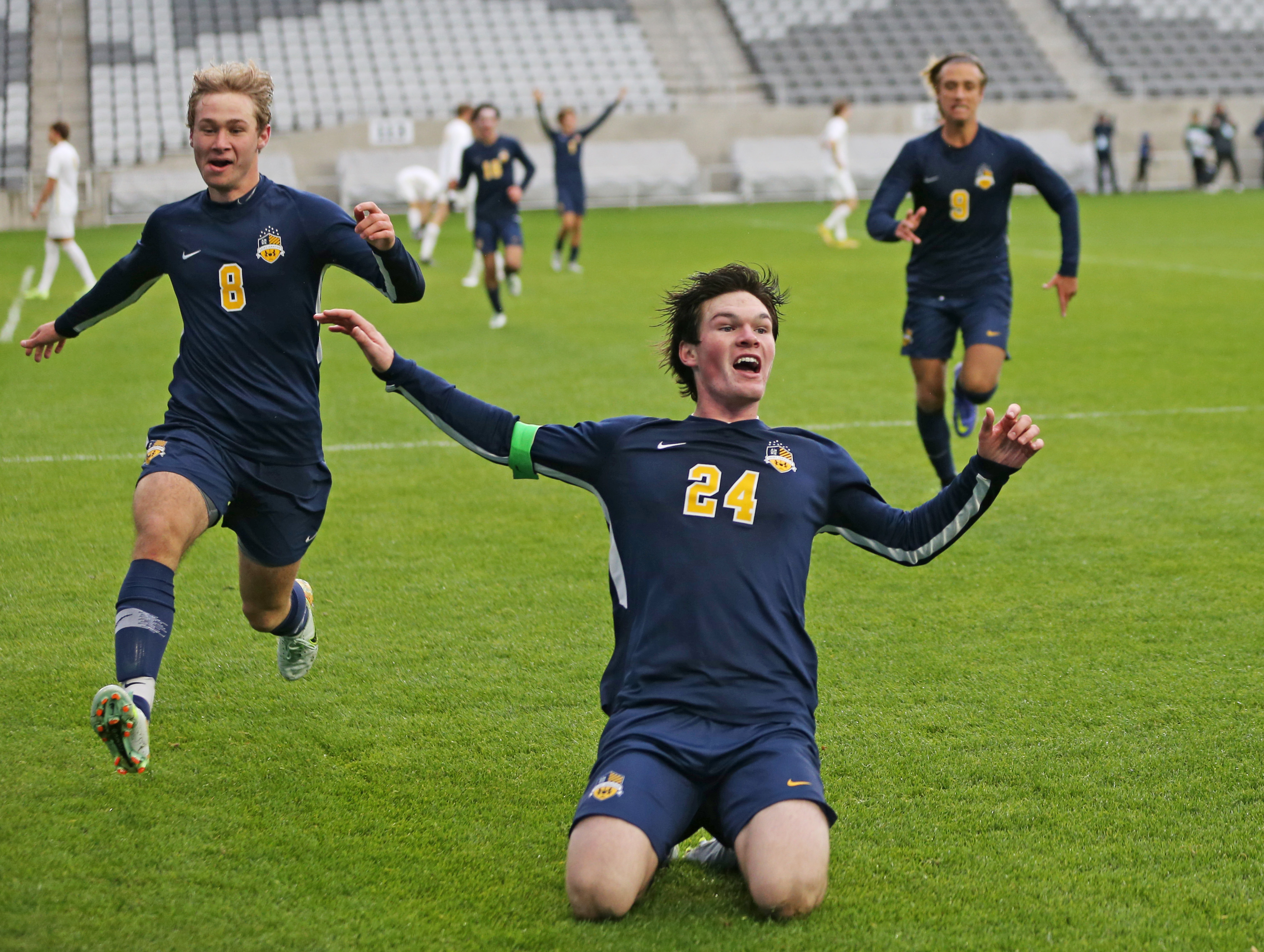 St. Ignatius vs. New Albany in D1 high school boys soccer championship ...