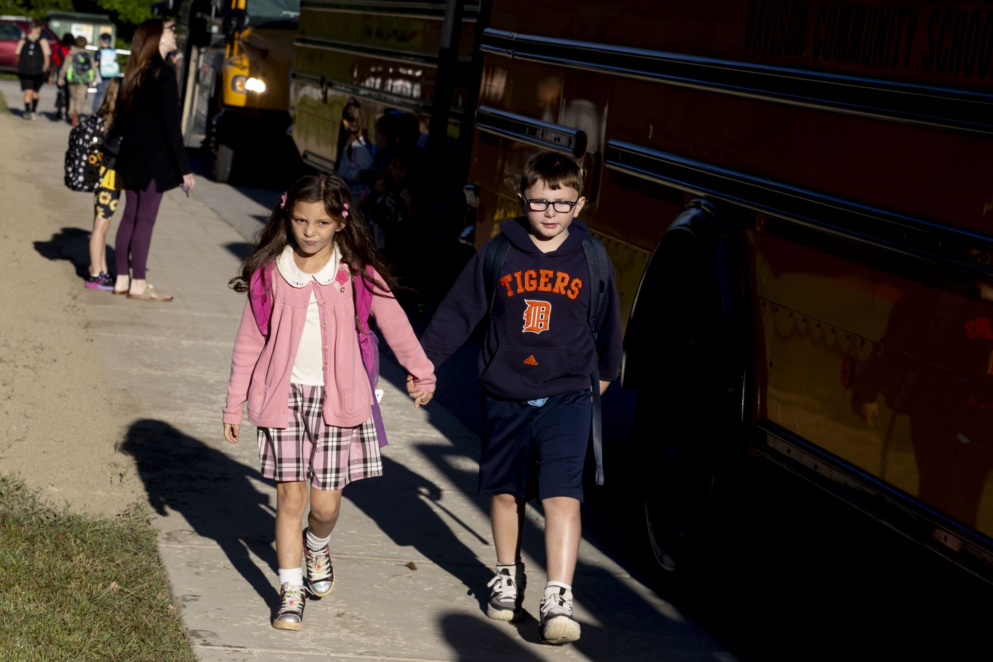 Davison elementary students return to school smiling, ready to learn ...