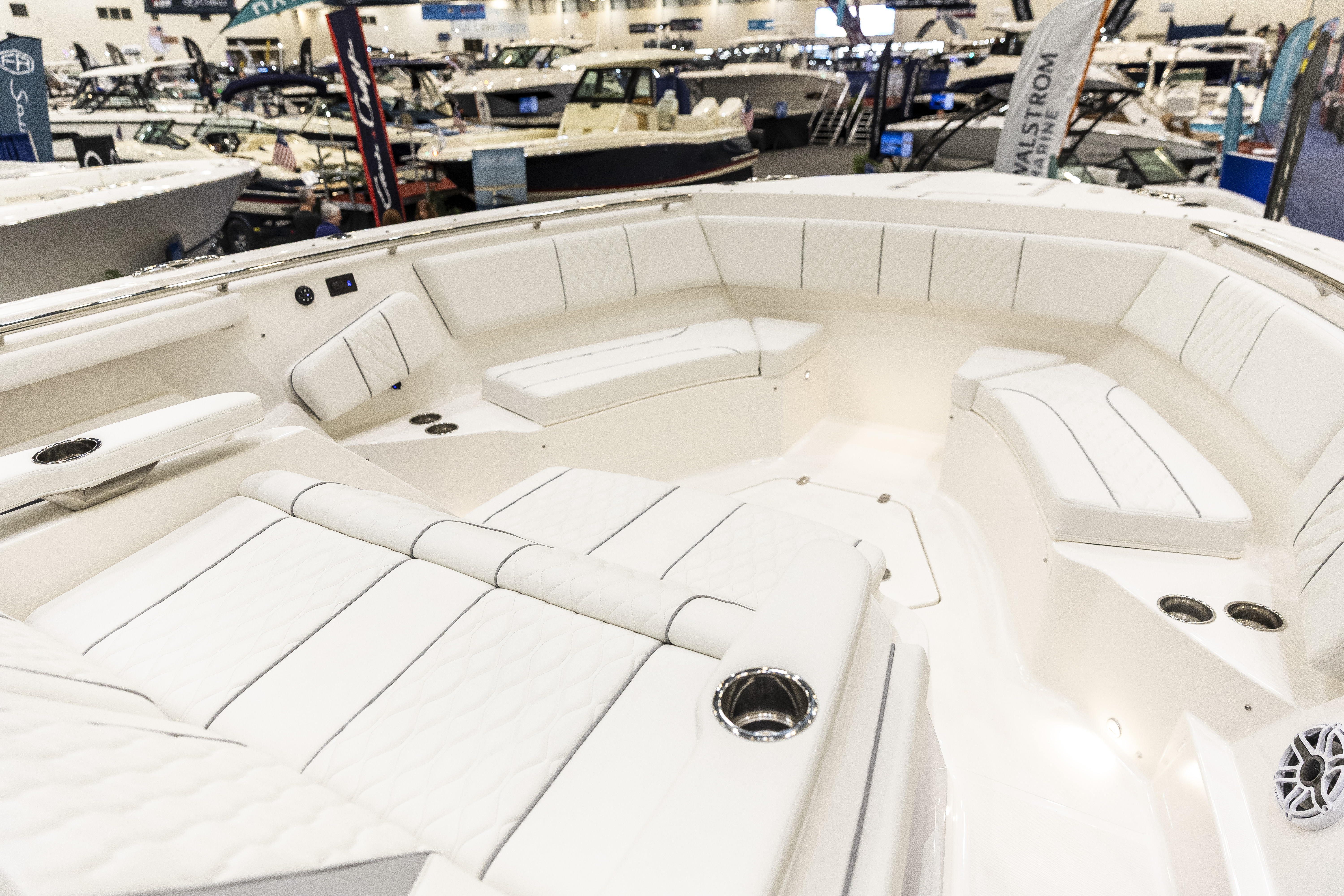 $1.8M luxury yacht earns ‘Queen of the Show’ at 2026 Grand Rapids Boat ...