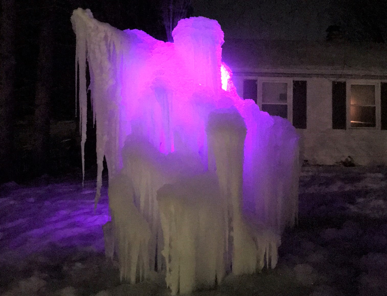 Ice castles built in front yard of Jackson, Michigan home - mlive.com