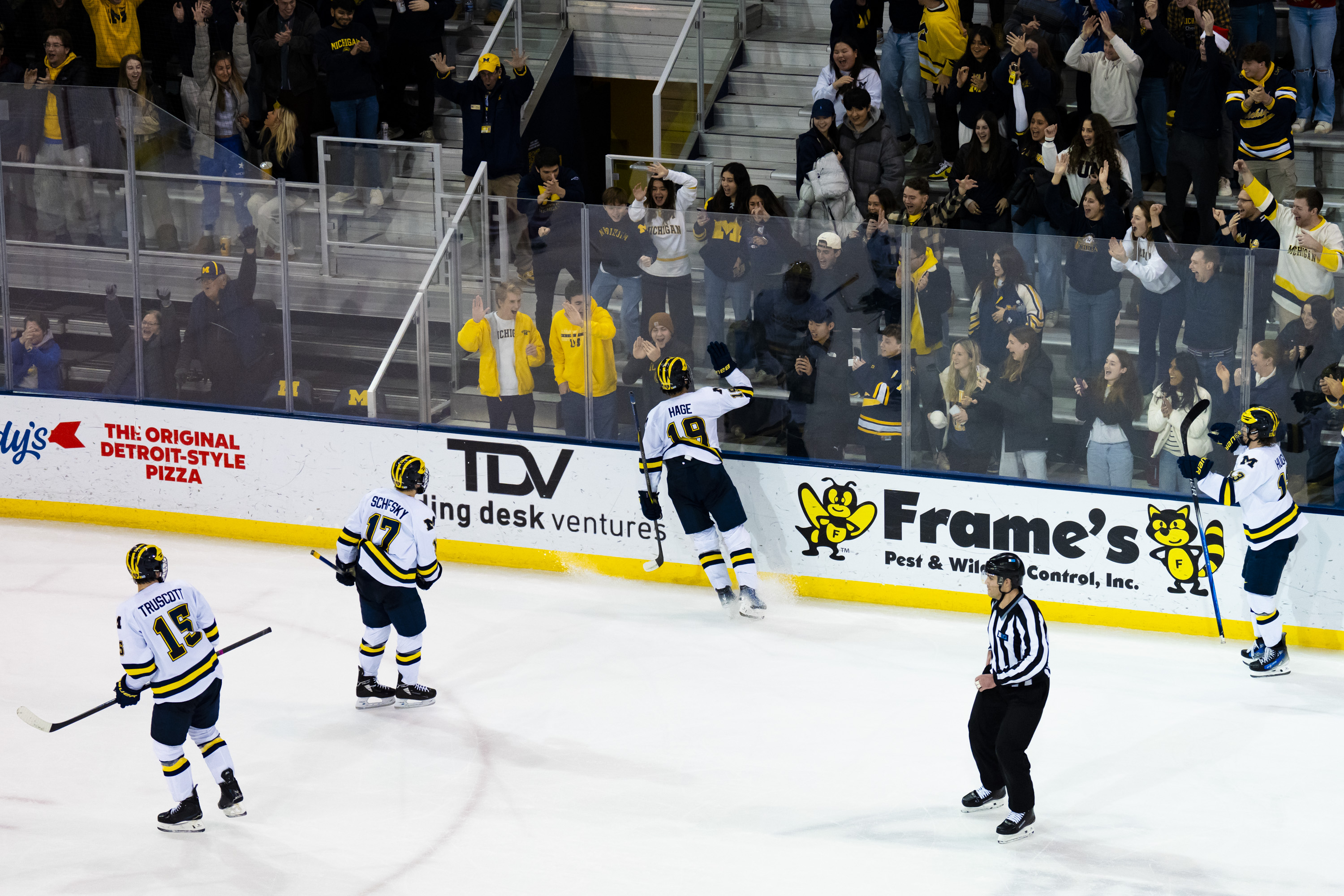 Michigan vs Wisconsin men's ice hockey game two - mlive.com