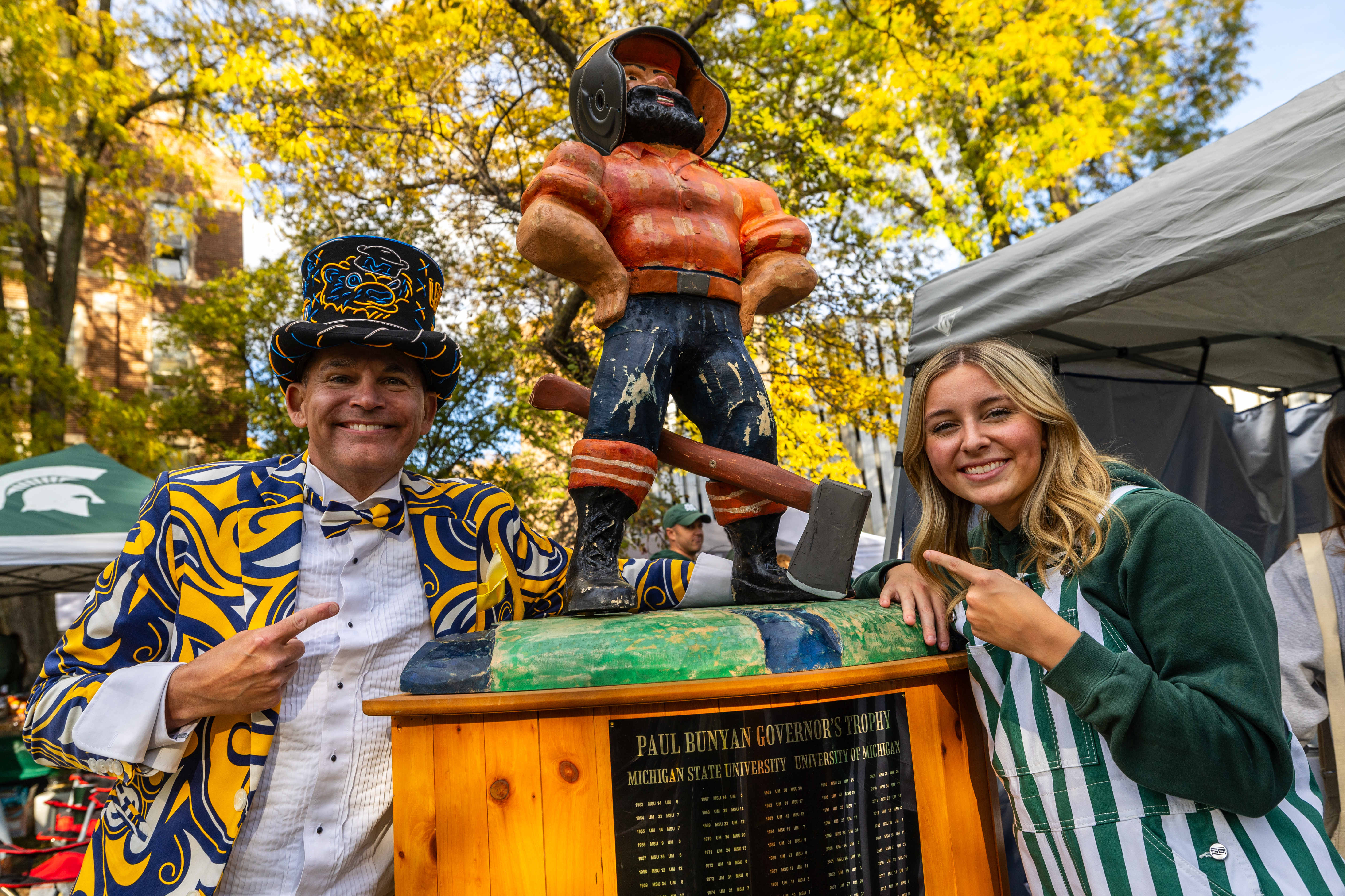 See the atmosphere in East Lansing ahead of rivalry game - mlive.com