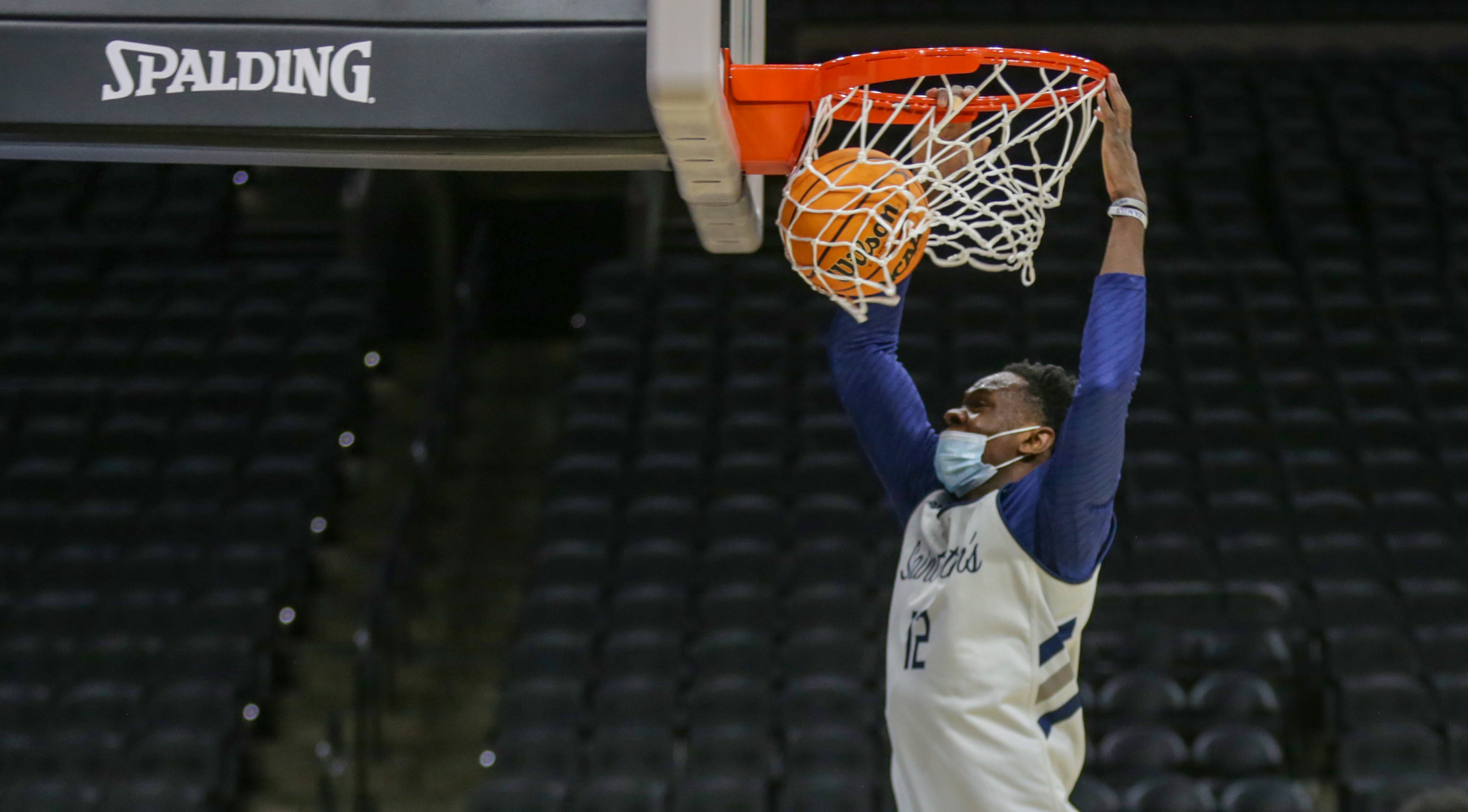 Saint Peter's practice in Philadelphia before Sweet 16 game vs. Purdue ...