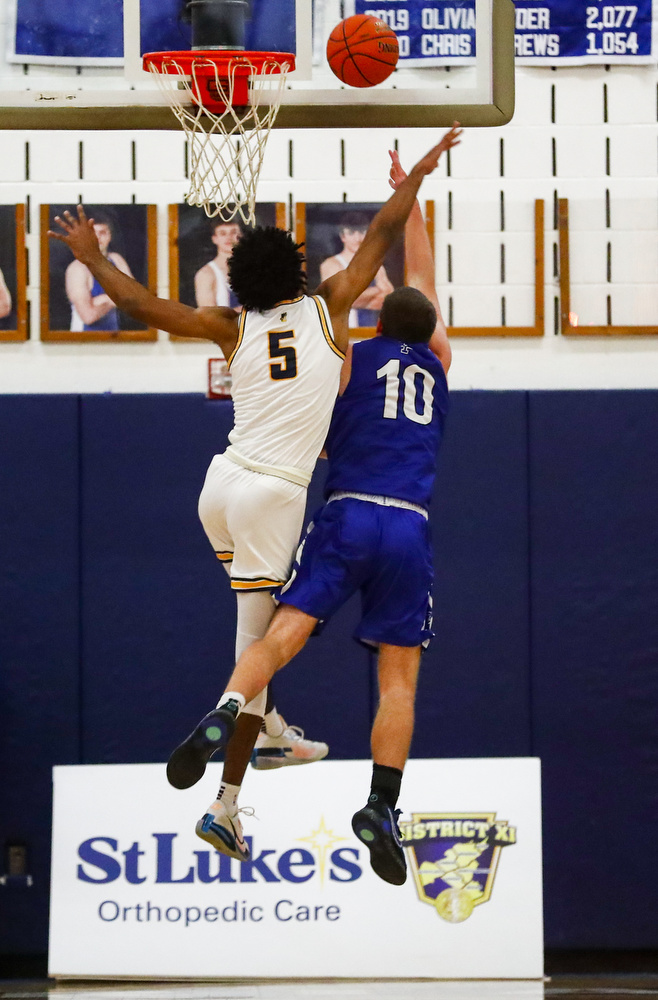 Executive vs. Palmerton in the Districts 11/1 Class 3A subregional boys ...