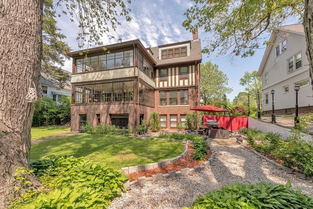 House of the Week: 7-bedroom Springfield home features underground bomb ...