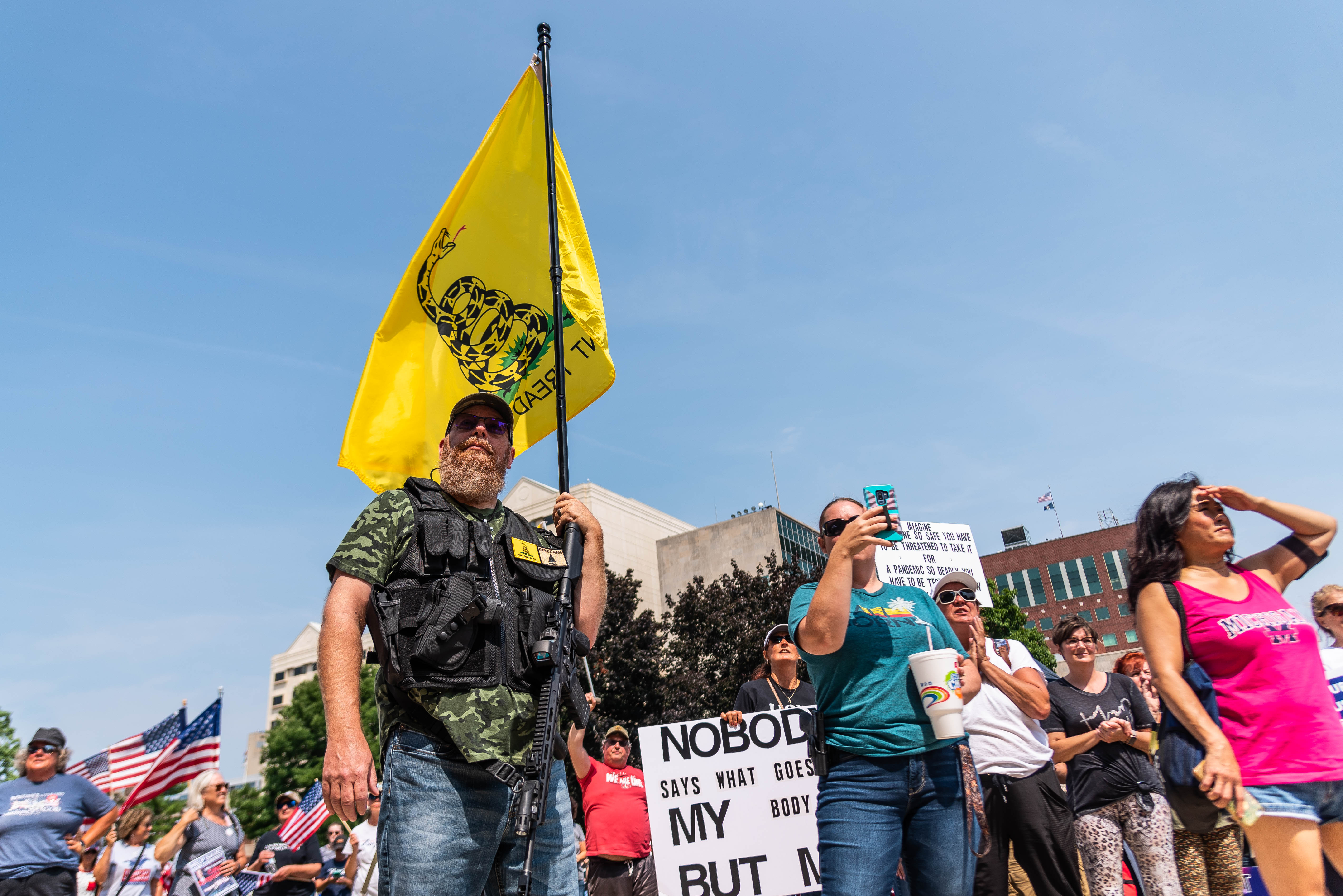 Hundreds gather outside Michigan Capitol for anti-vaccine mandate rally ...