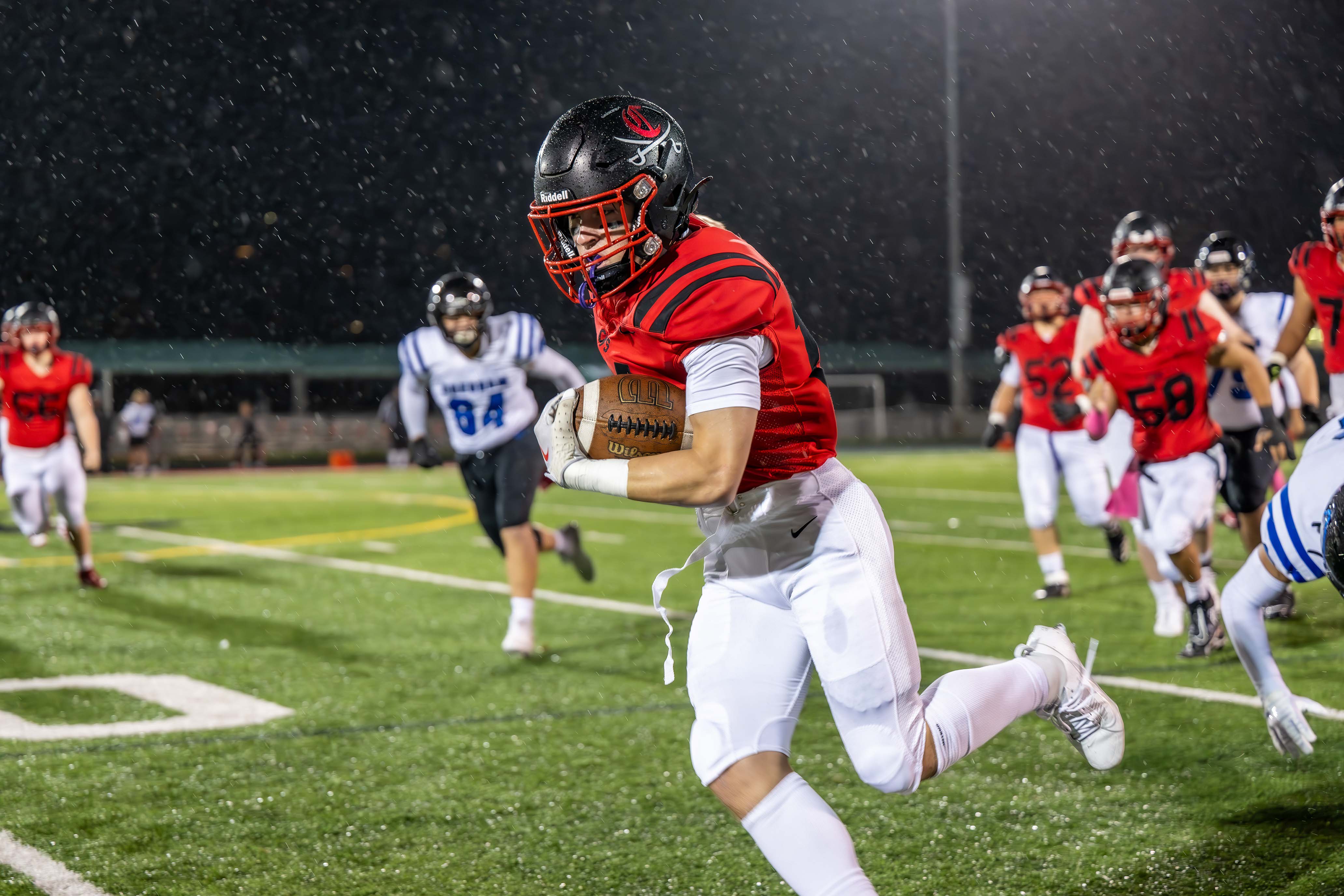 Oregon high school football: Clackamas Cavaliers vs Gresham Gophers ...
