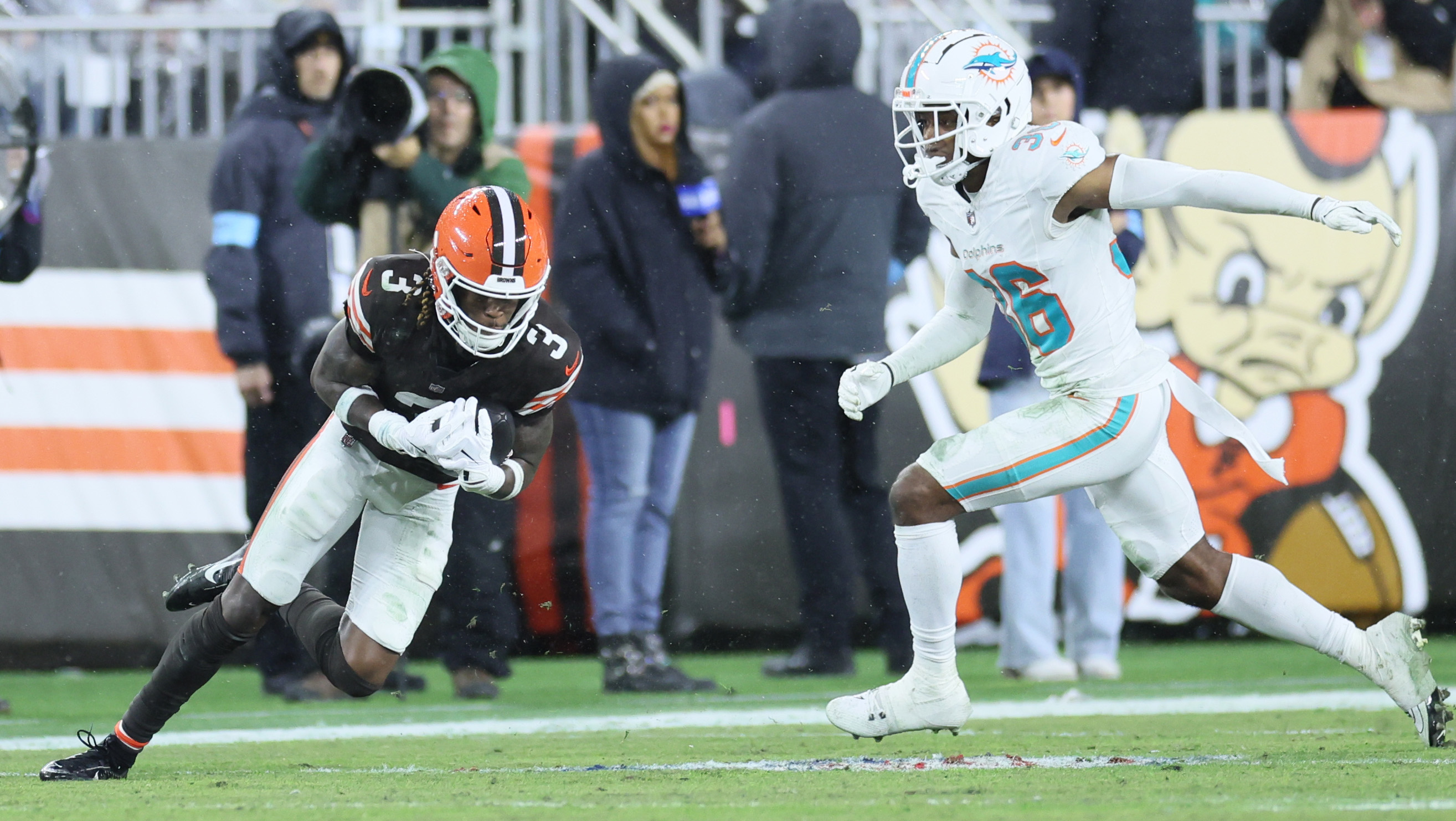 Cleveland Browns wide receiver Jerry Jeudy vs. Miami Dolphins, December ...