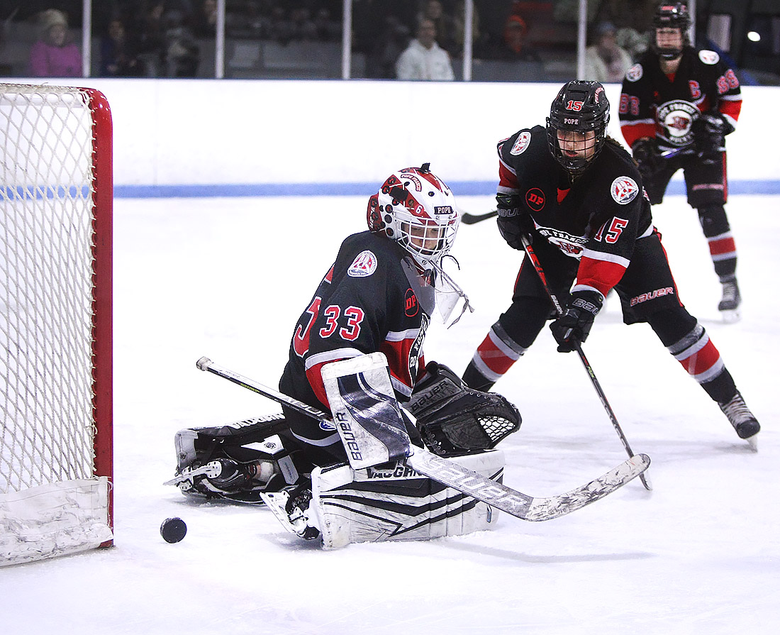 Pope Francis vs Longmeadow girls Hockey 1/19/24 - masslive.com