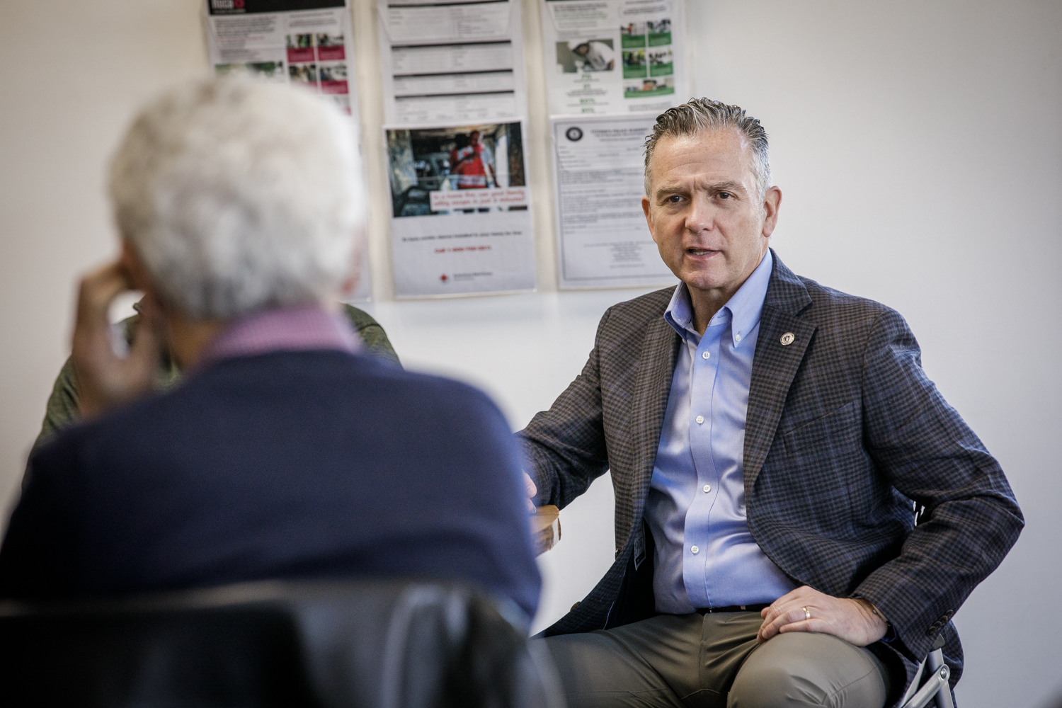 Springfield residents put their concerns to Rep. Carlos Gonzalez over ...