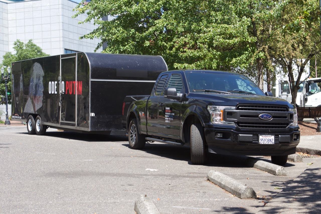 Trump living statues pop up in downtown Portland - oregonlive.com