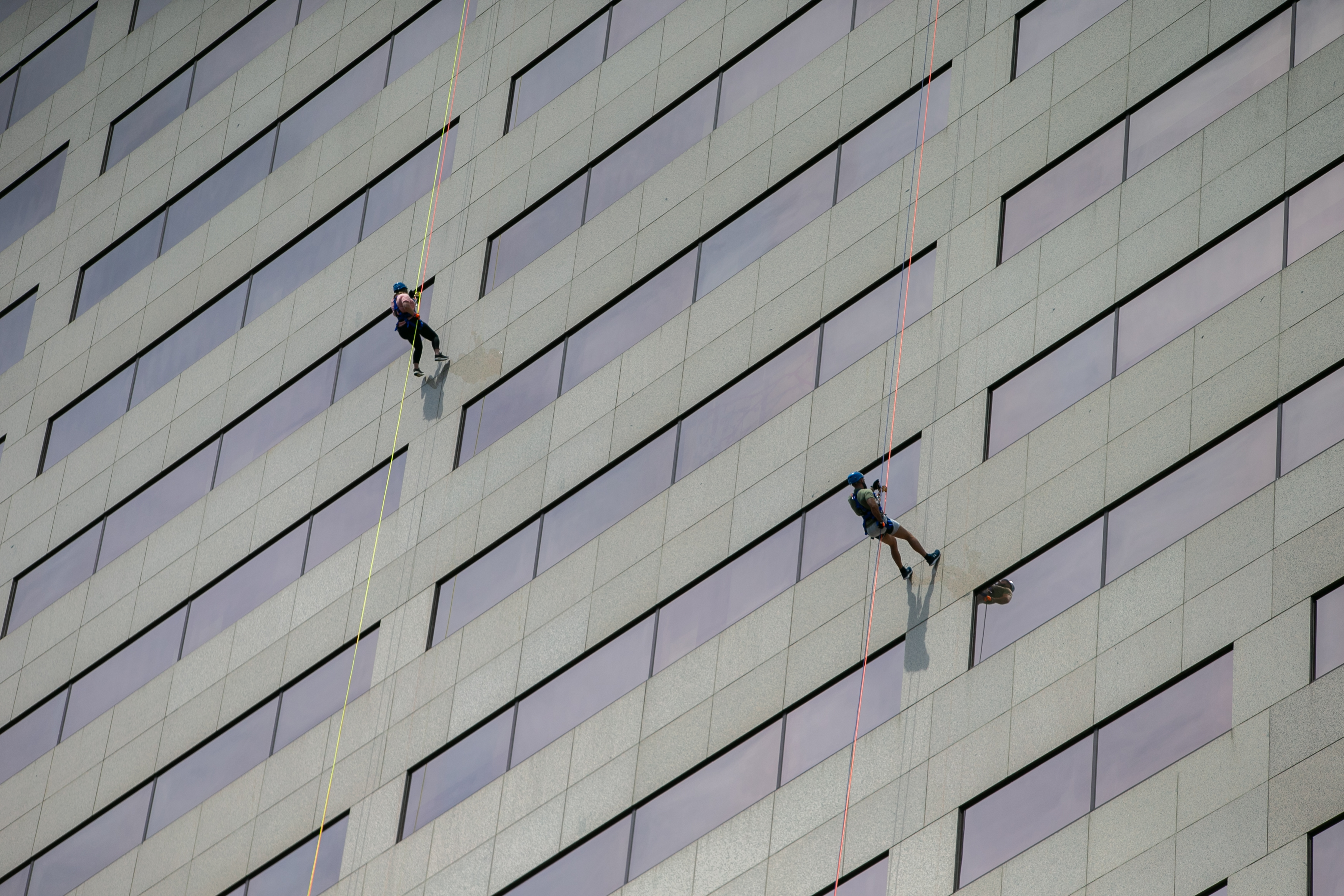 Rappelling down Portland's Big Pink - oregonlive.com