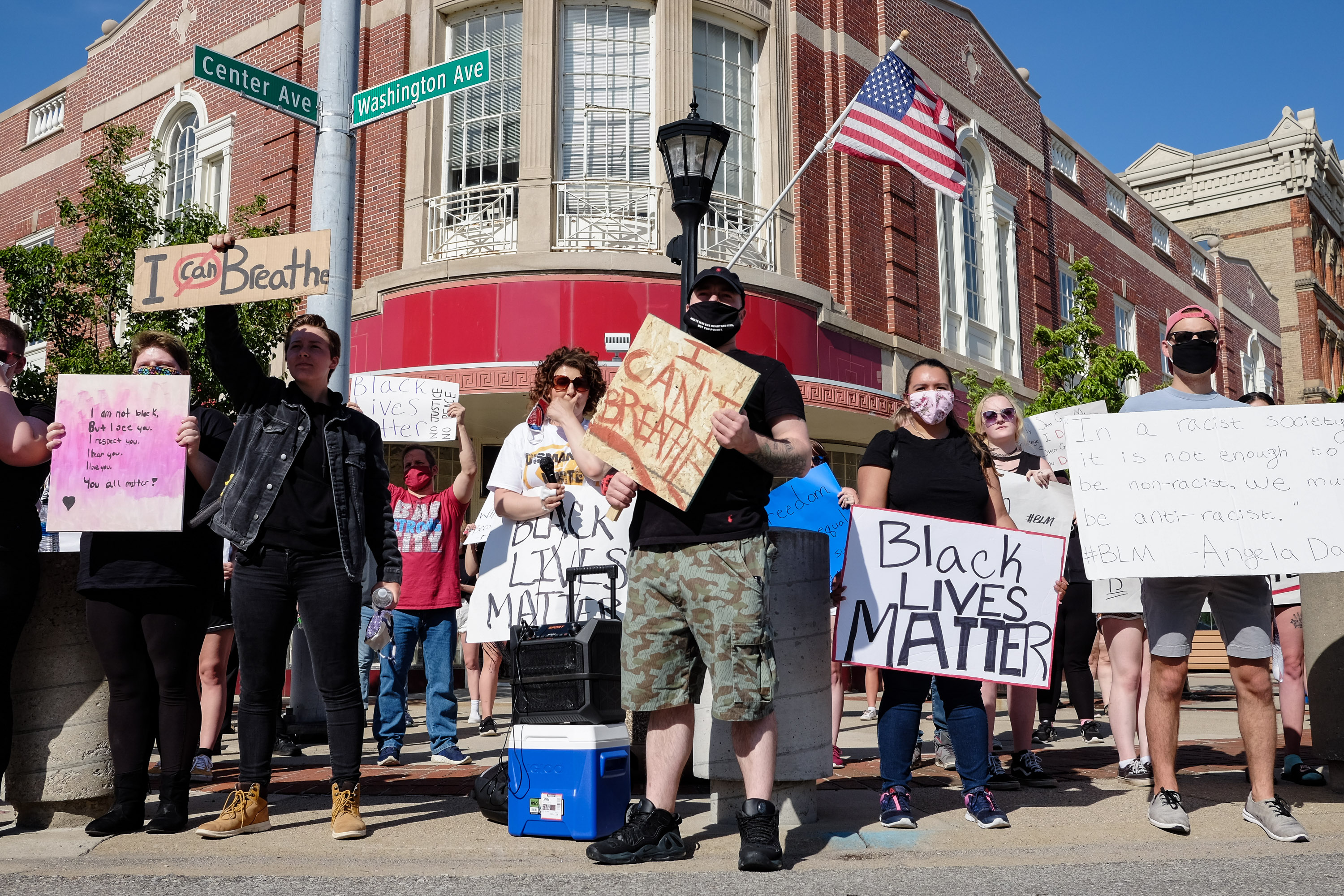 Demonstrators occupy Bay City intersection to protest racism and police ...