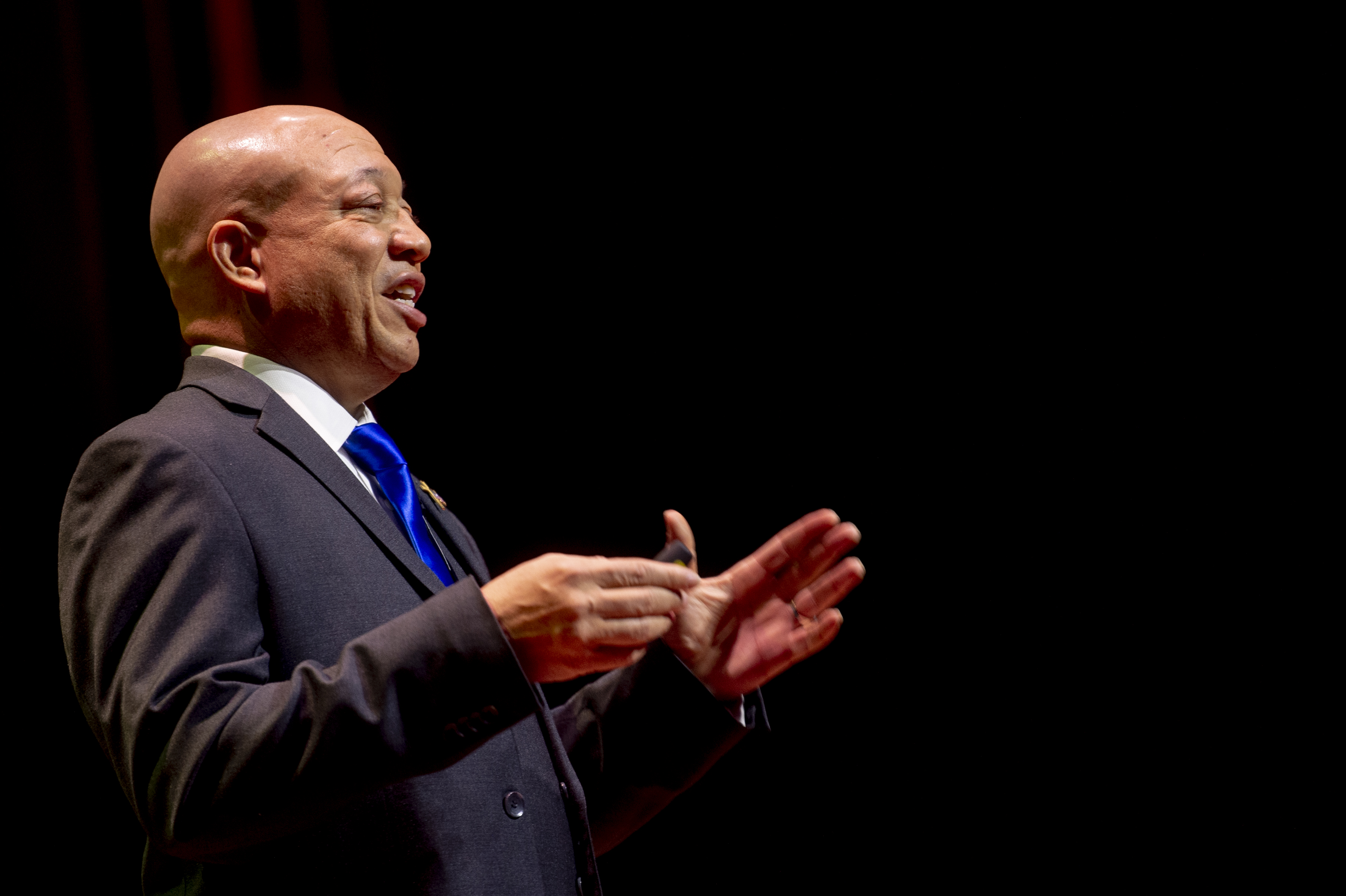 Flint Mayor Sheldon Neeley delivers 2022 State of the City address ...