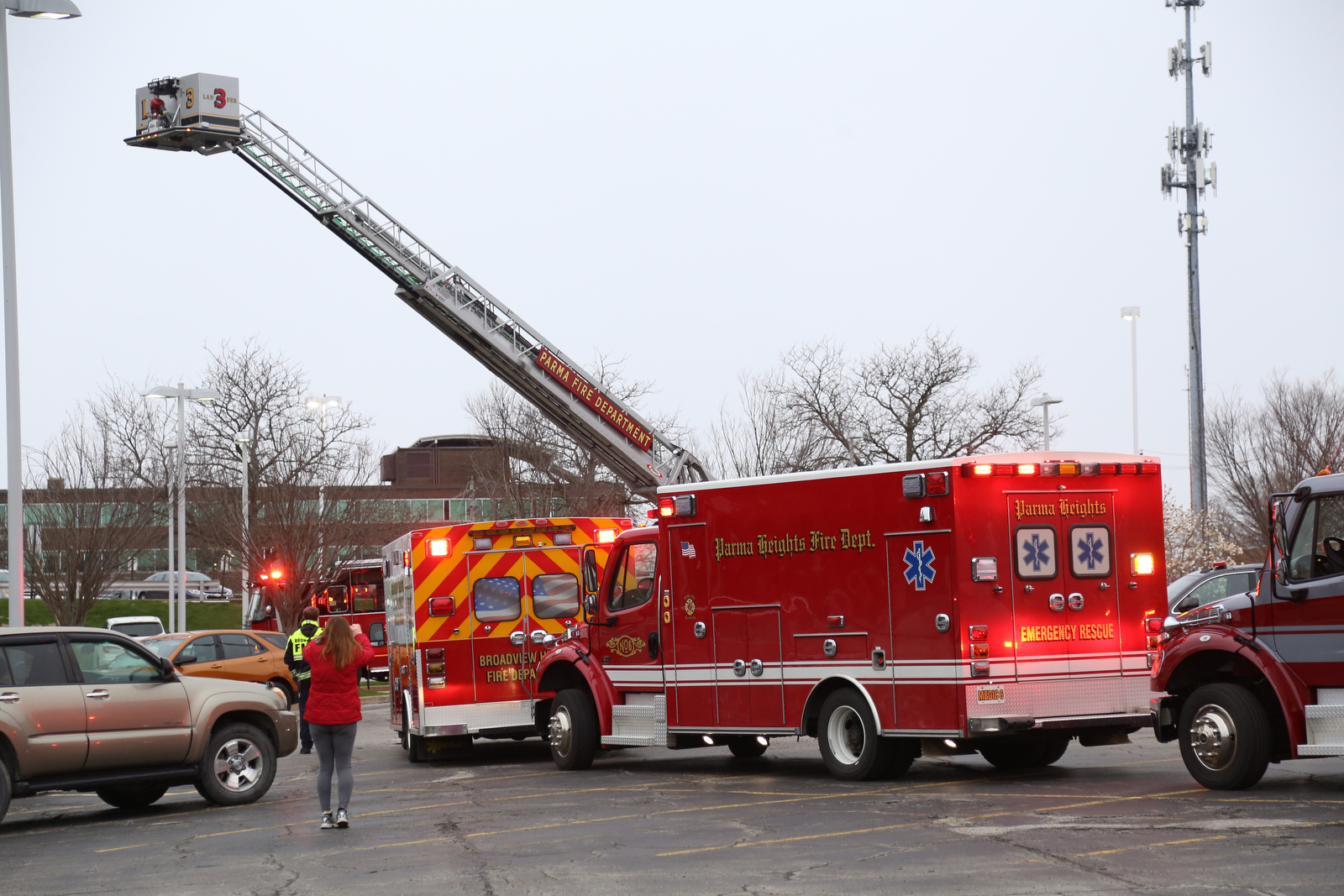 Parma FD and others salute frontline workers at UH Parma - cleveland.com
