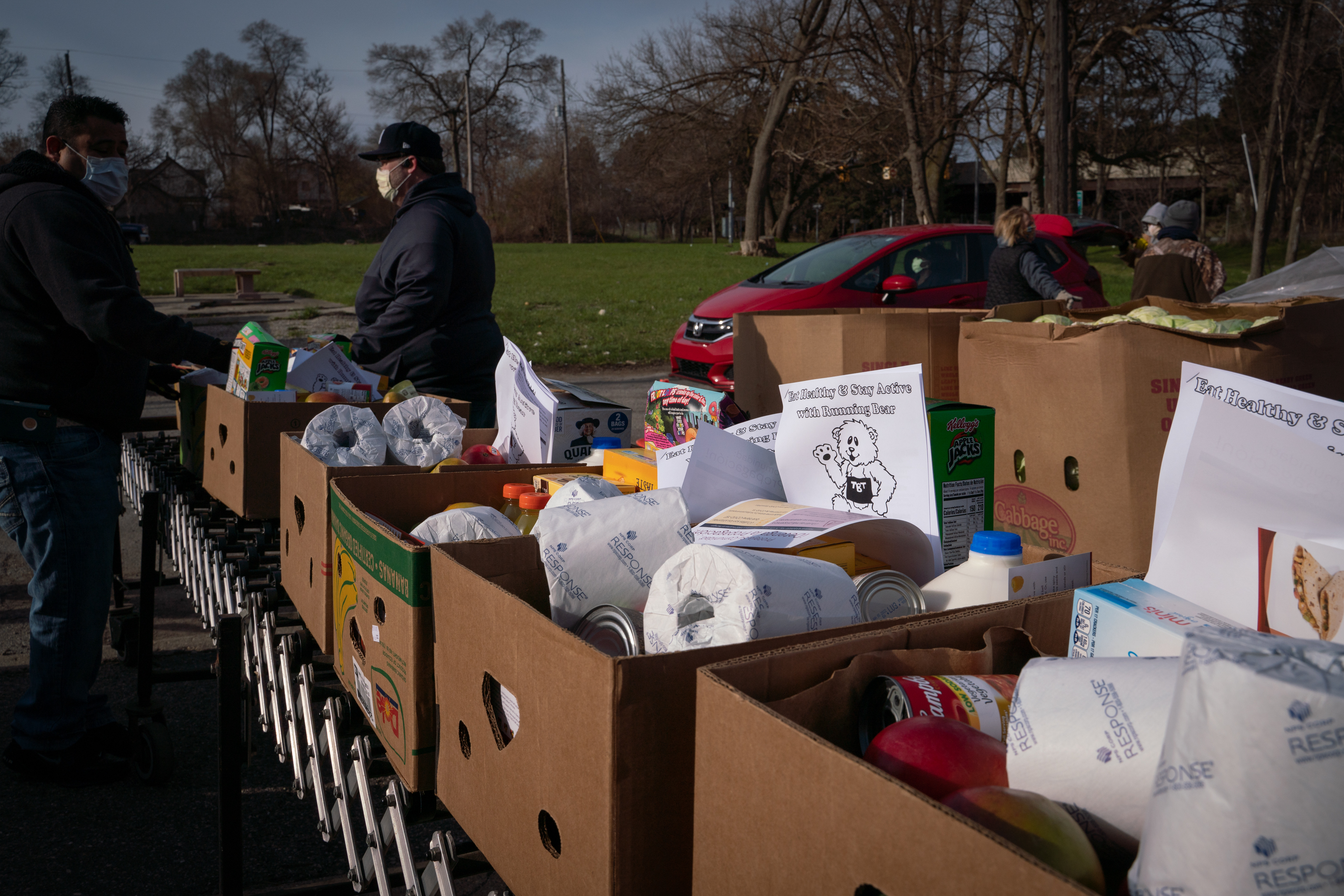 Martus Luna Pantry offers food donations in Flint - mlive.com