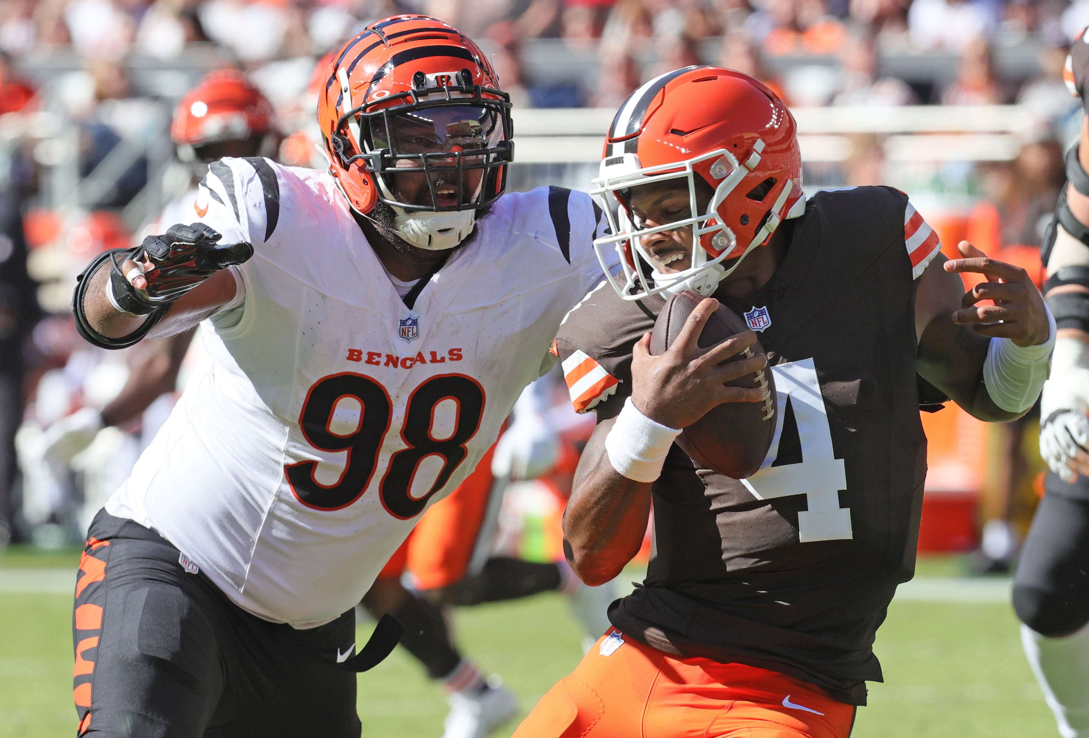 Cleveland Browns quarterback Deshaun Watson vs. the Cincinnati Bengals ...