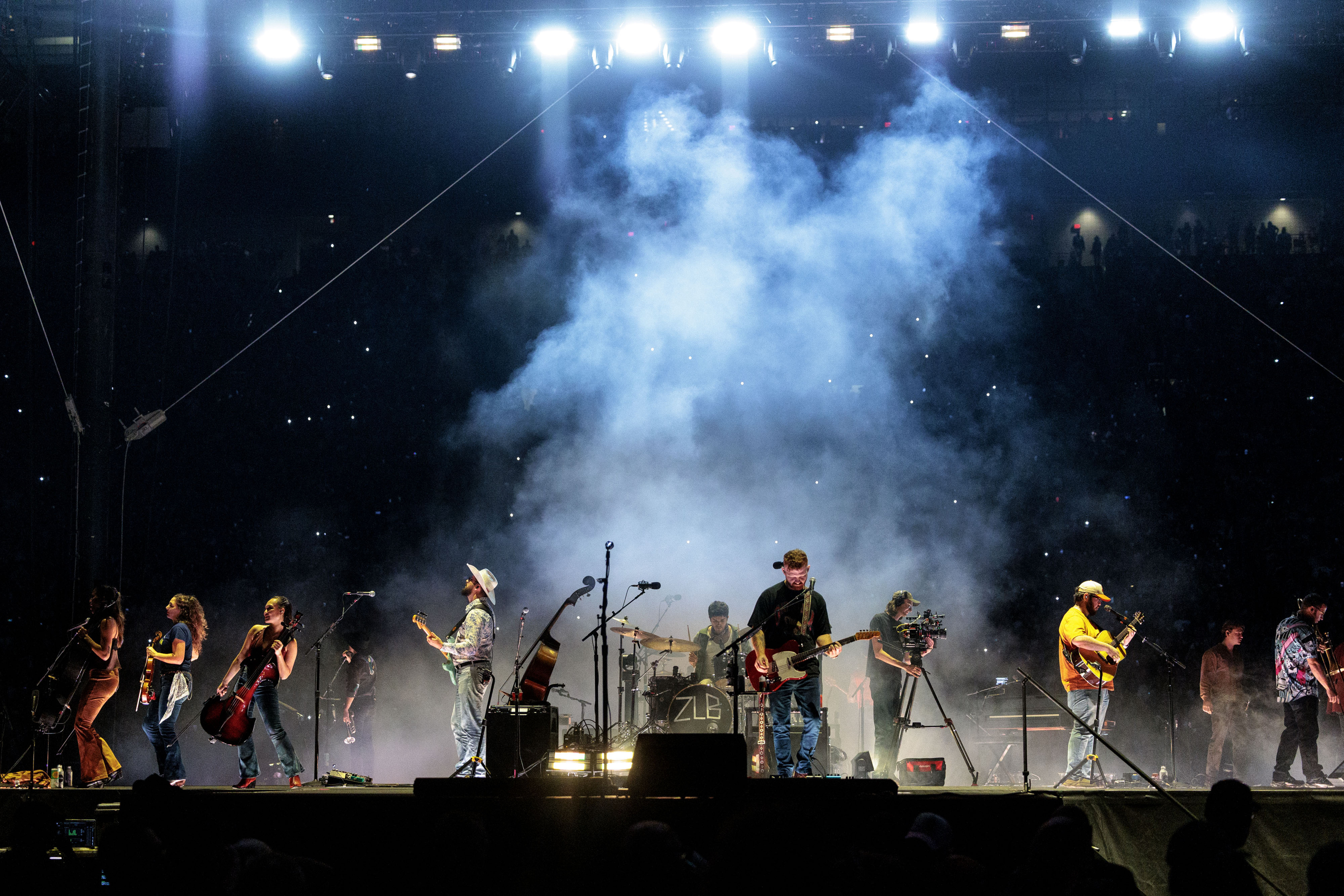 Zach Bryan, John Mayer concert packs Michigan Stadium with record ...