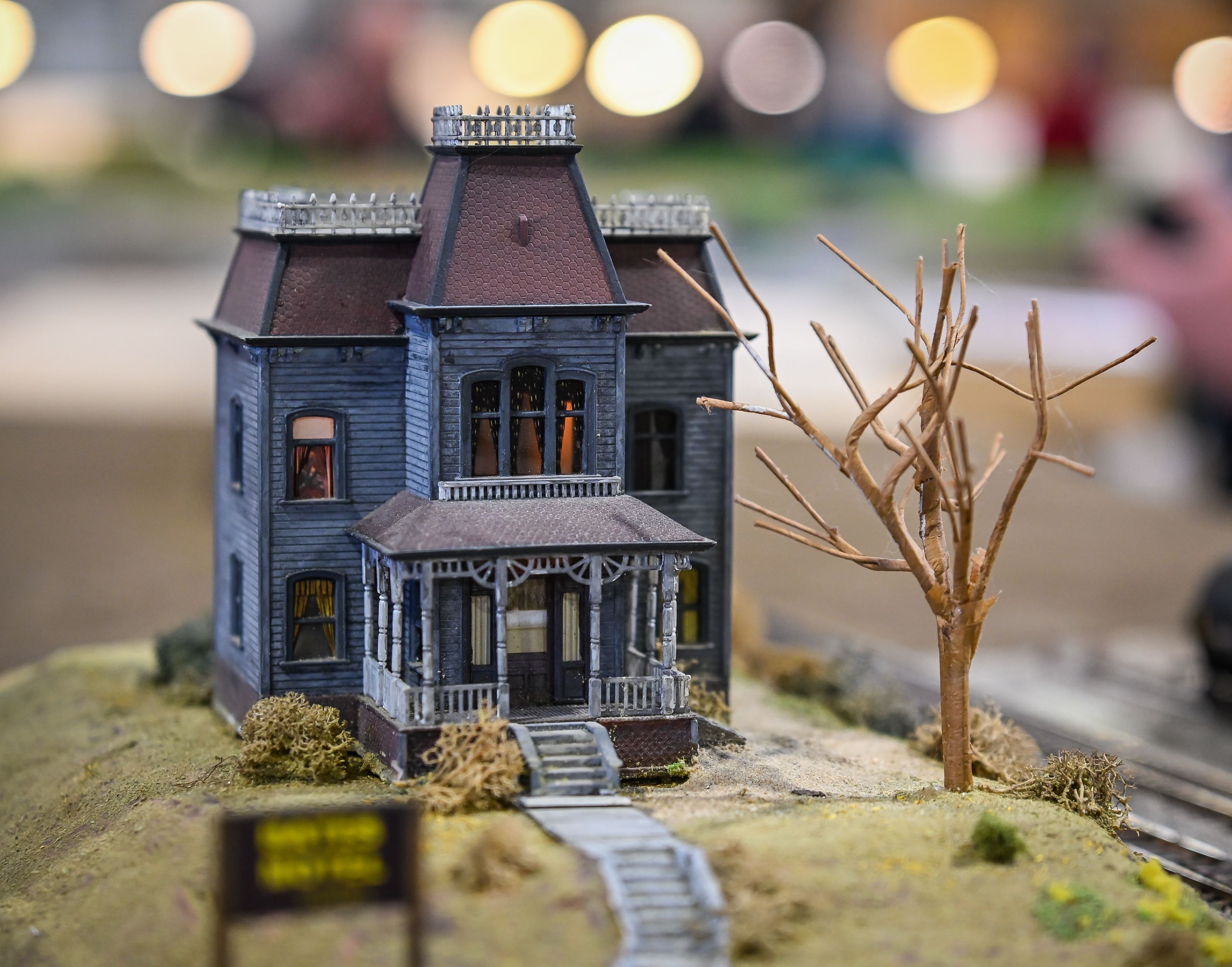 Train fans from near, far attend Railroad Hobby Show in West ...