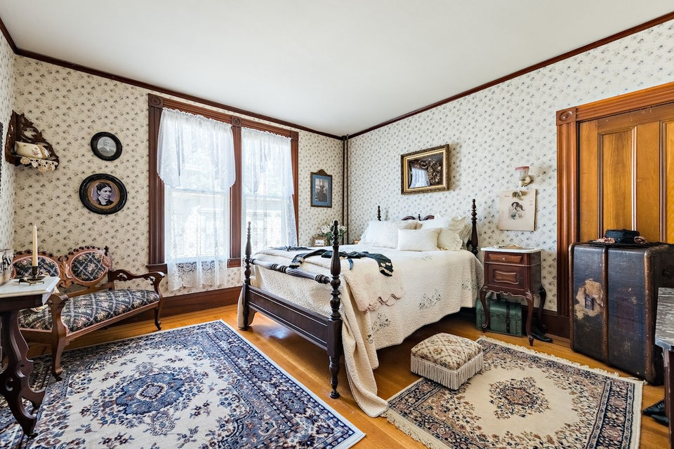 Lizzie Borden’s historic ‘Maplecroft’ mansion on sale in Fall River ...
