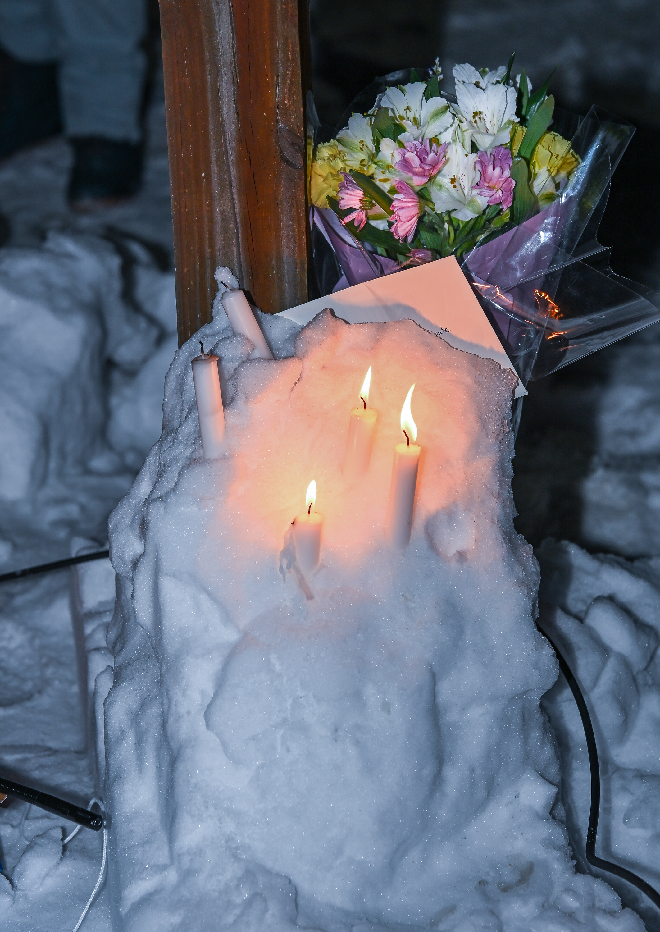Northampton vigil honors ICU nurse Alex Pretti, killed by federal ...