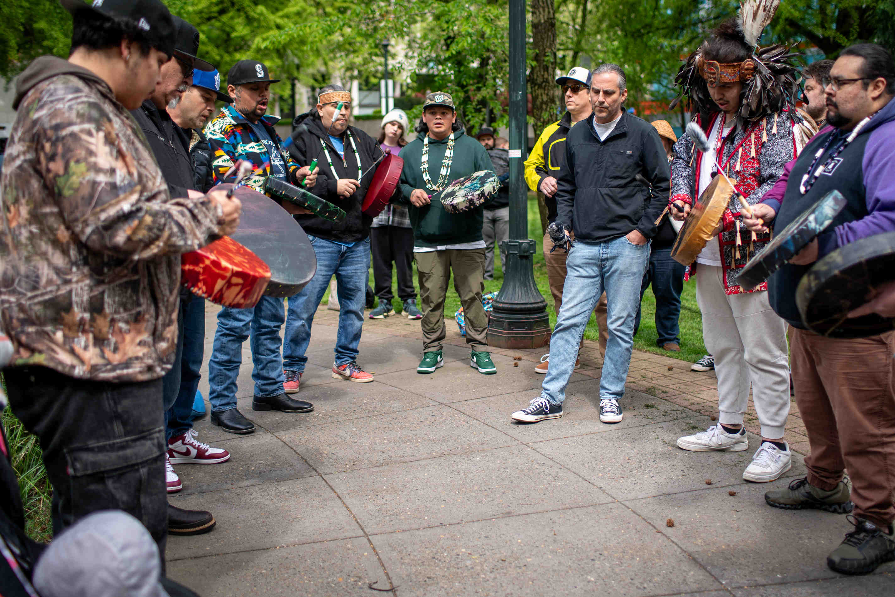 Grand Ronde tribe rallies in Portland over land dispute at Willamette ...