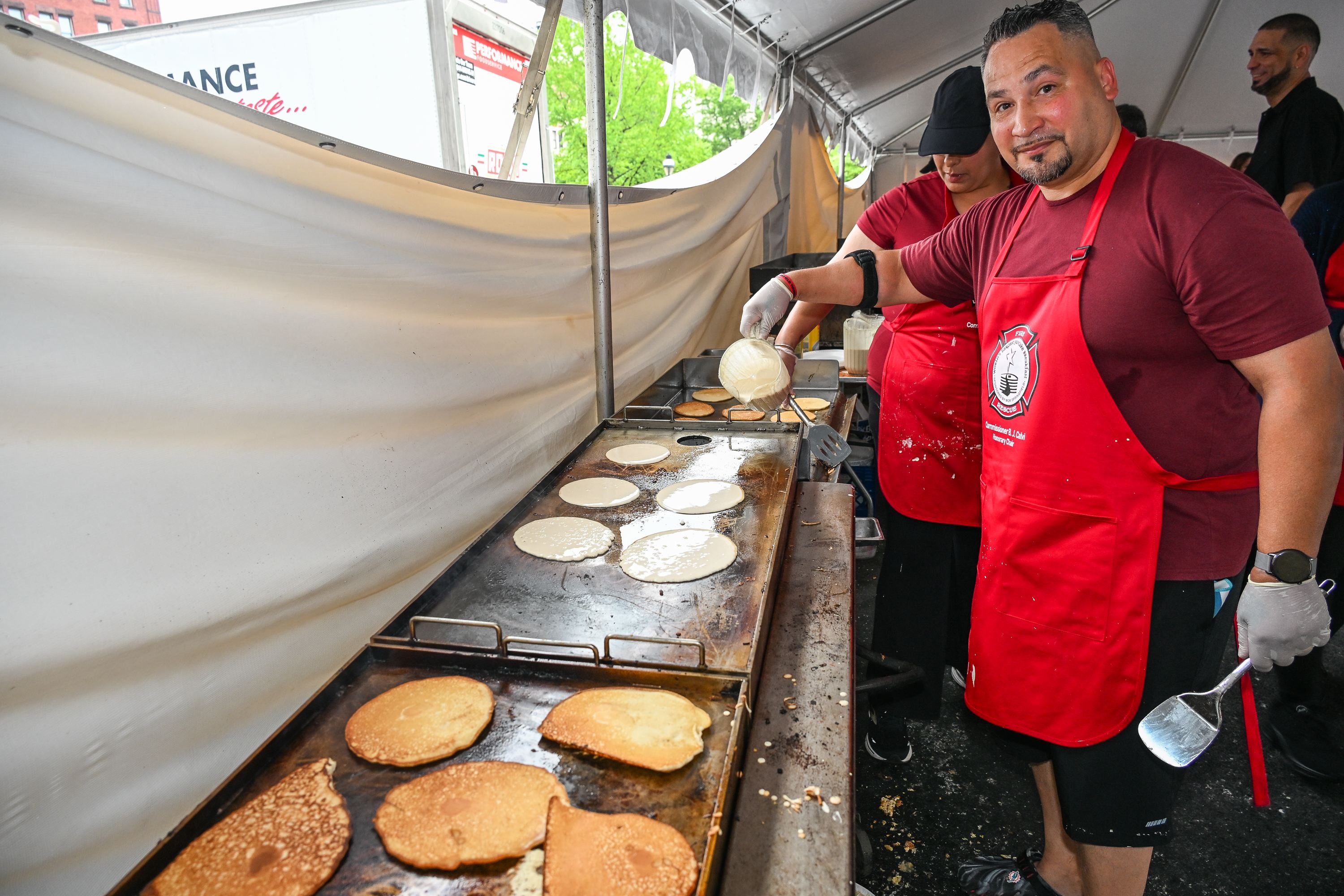 Weather can’t stop hungry pancake crowd - masslive.com