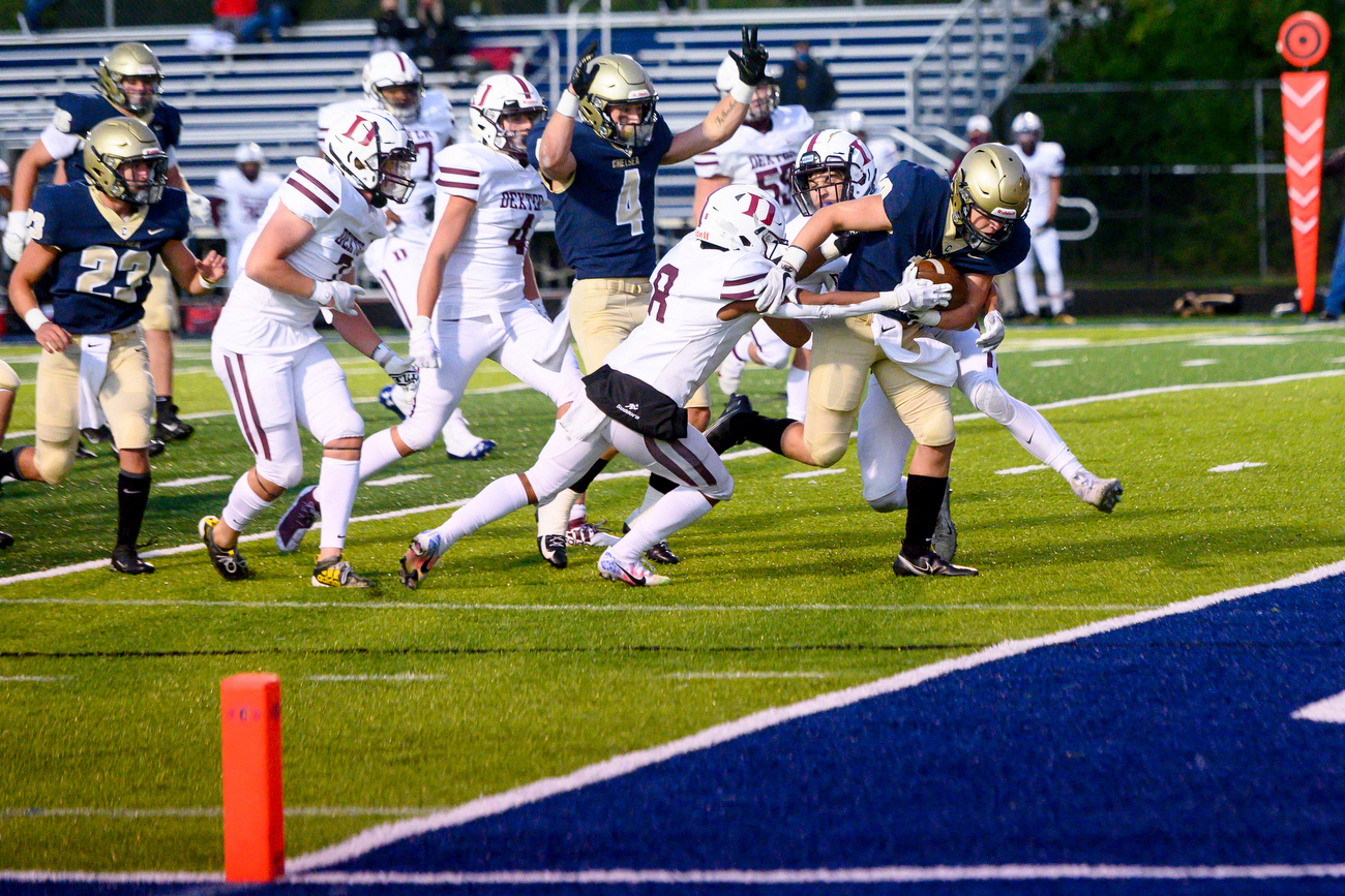 Top Moments from the first night of Michigan High School Football ...
