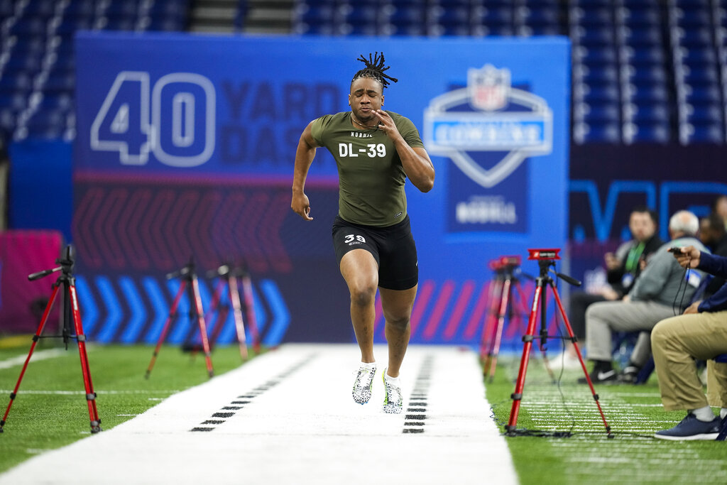 Cleveland Browns select DE Isaiah McGuire, Missouri, for their 126th ...