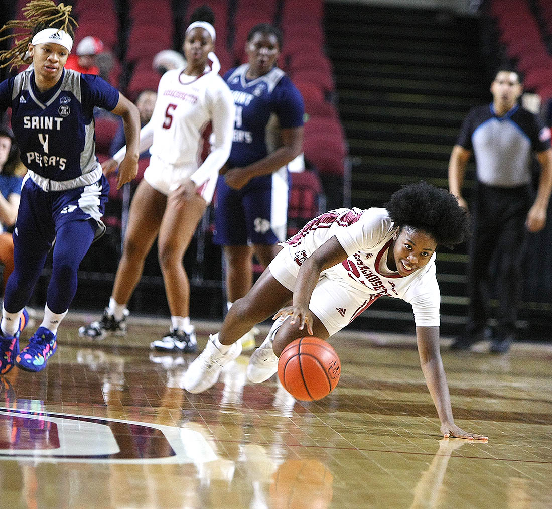 UMass Women's Basketball vs Saint Peter's 12/21/22 - masslive.com