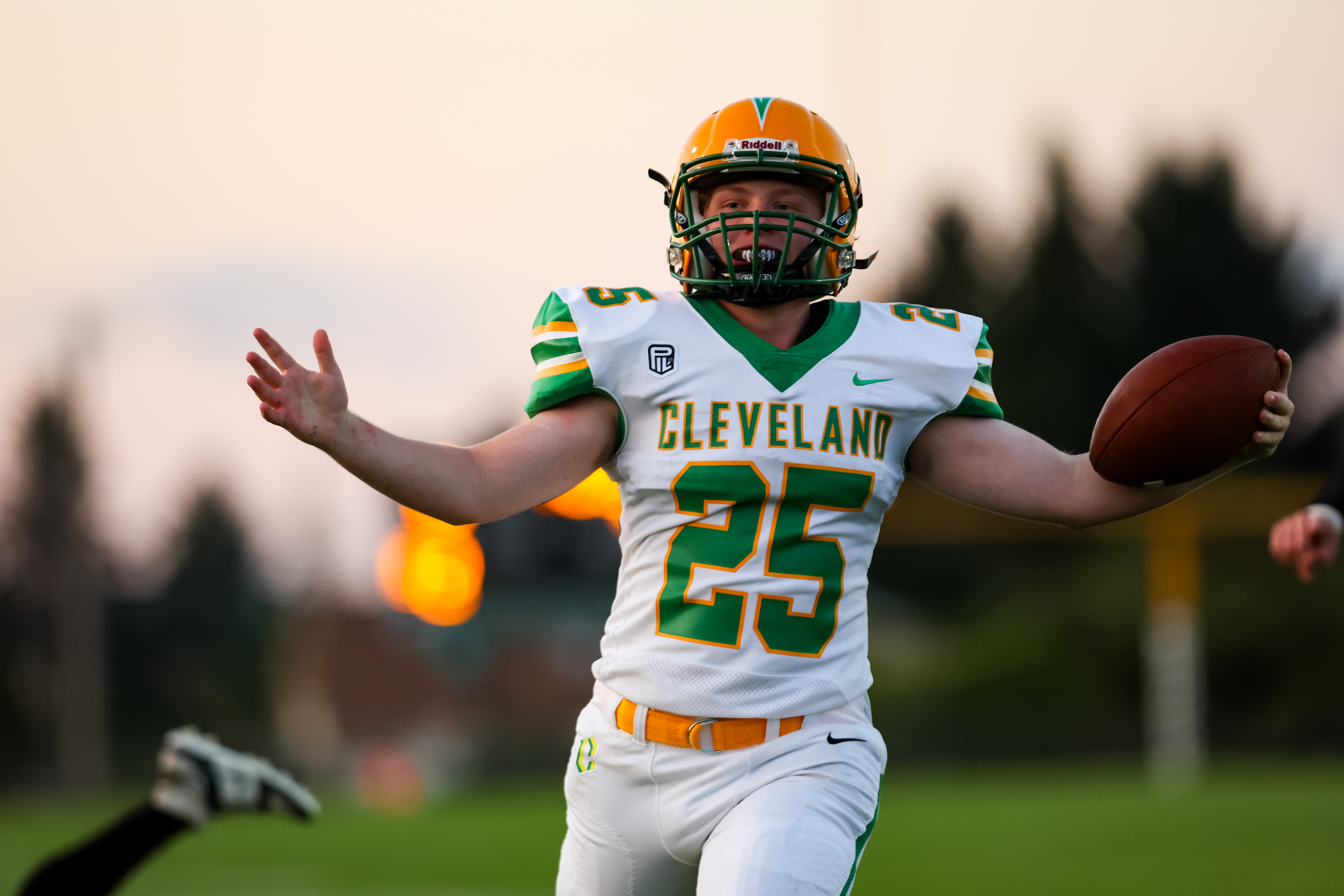 Oregon high school football: Cleveland Warriors vs Parkrose Broncos ...