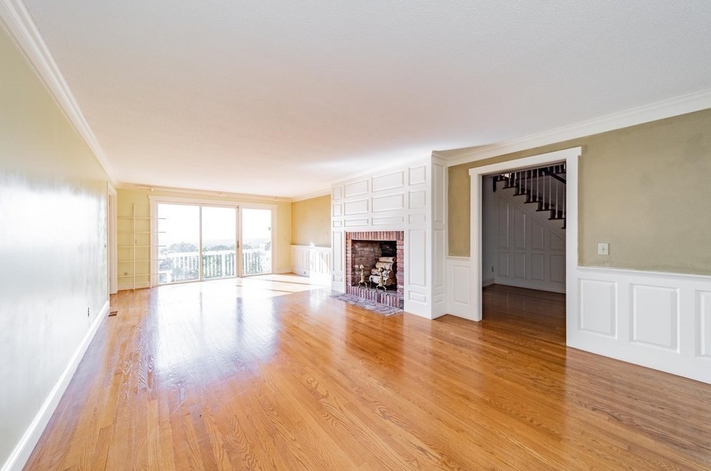 House of the Week: Wilbraham Mountain home offers sweeping views of ...