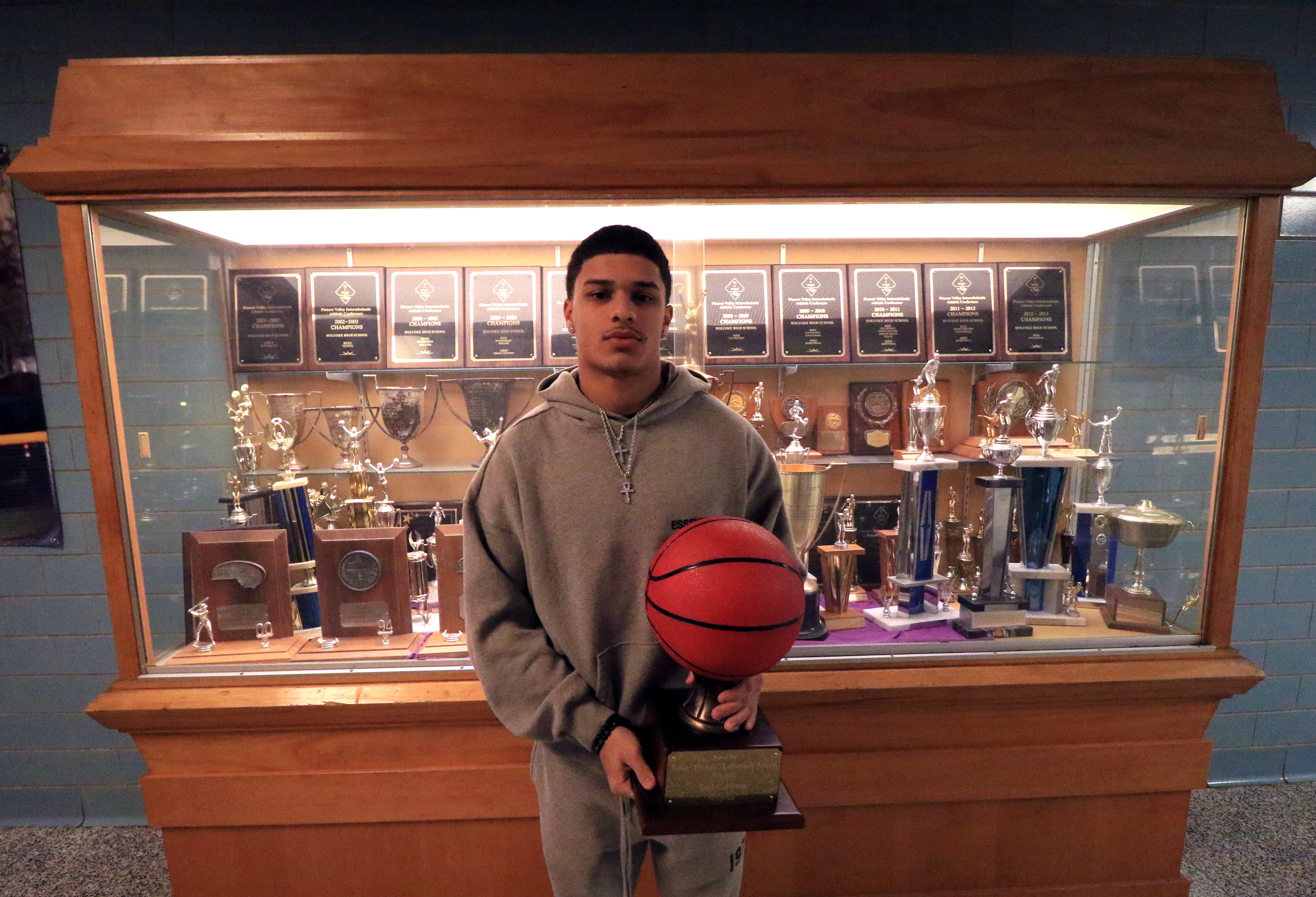 Holyoke's Jael Cabrera receives John "Honey" Lahovich Award - masslive.com