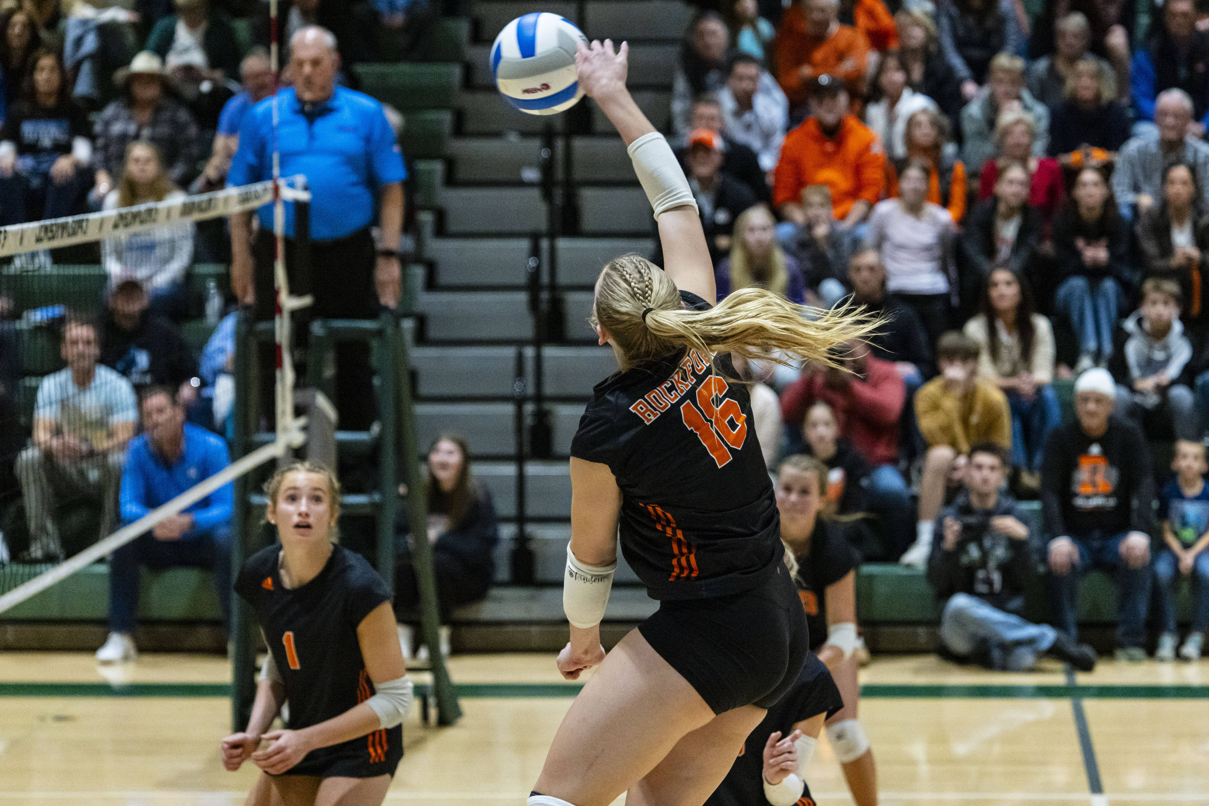 Rockford defeats Forest Hills Northern in D1 volleyball regional ...