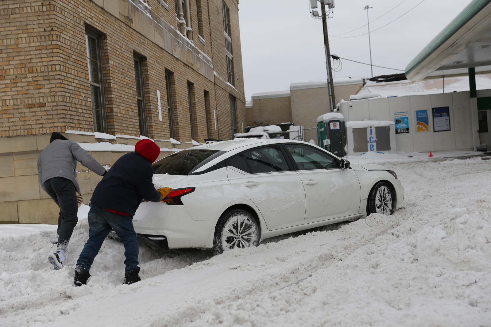 Heavy snowfall hits NE Ohio, Midwest - cleveland.com