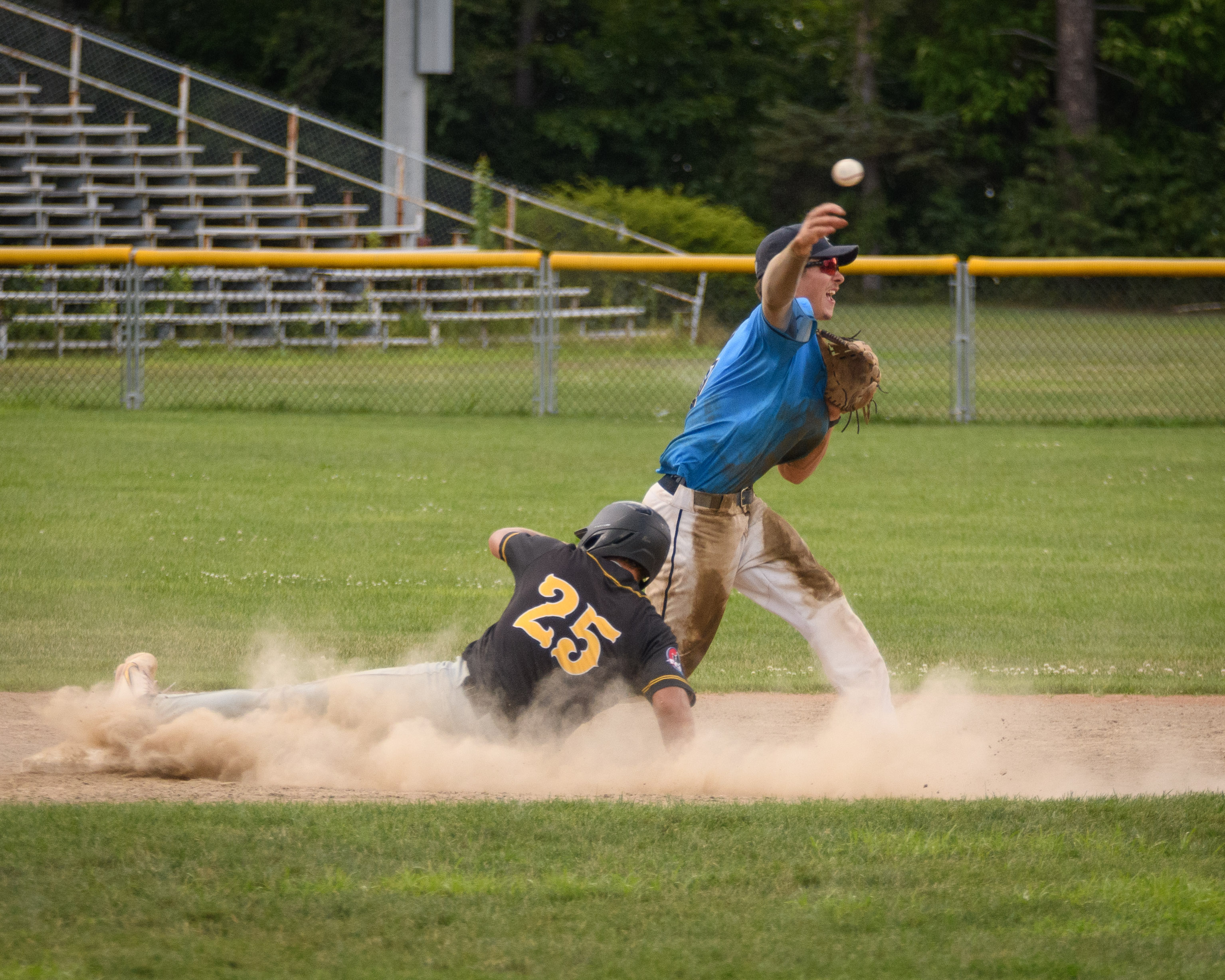 Westfield Starfires vs New Britain Bees Baseball - masslive.com