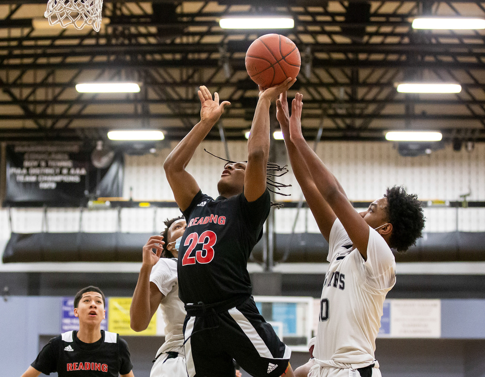 Reading defeats Harrisburg 77-60 in boys high school basketball ...