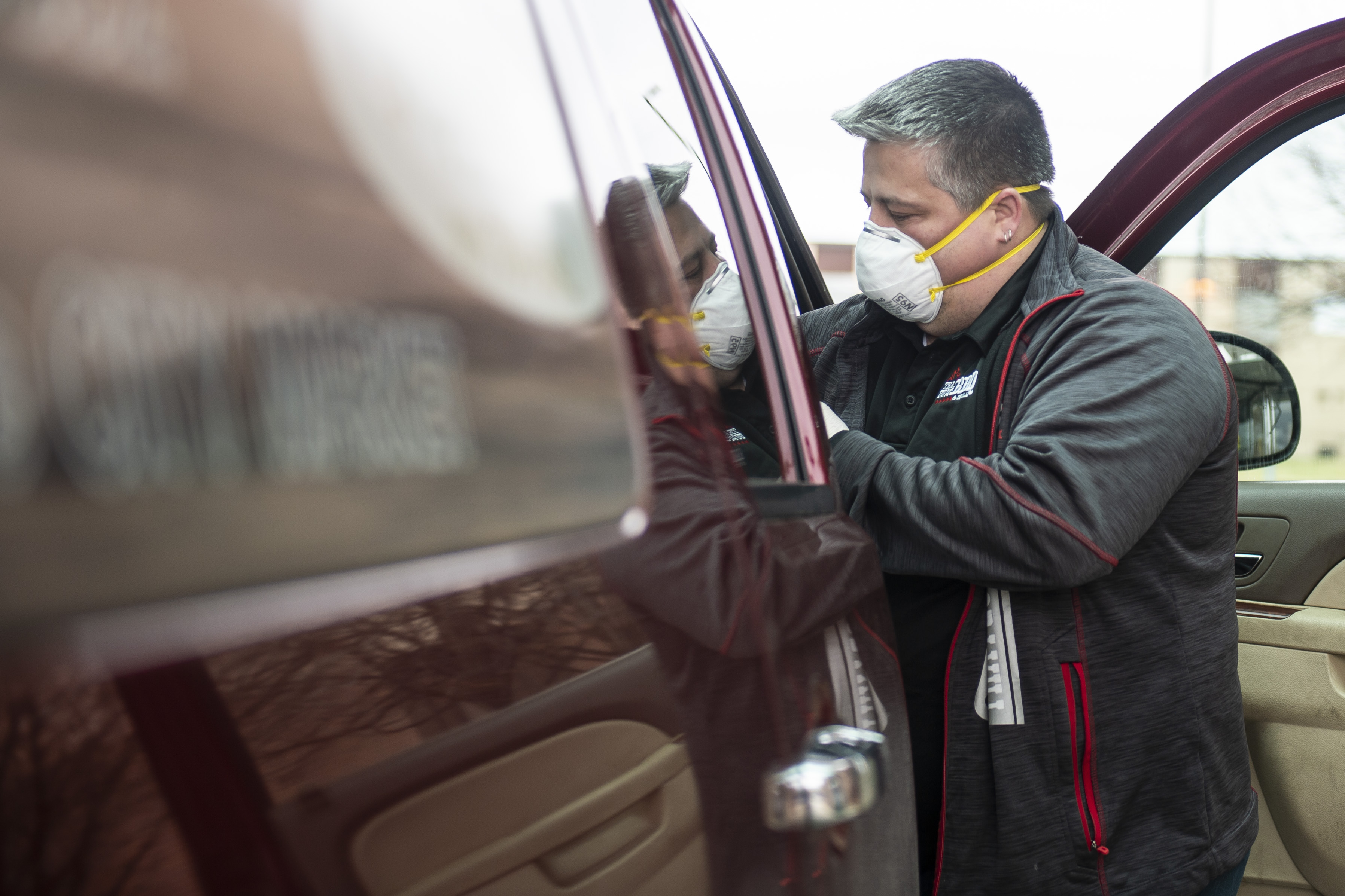 Bay City BBQ restaurant owner raising funds to donate meals to ...